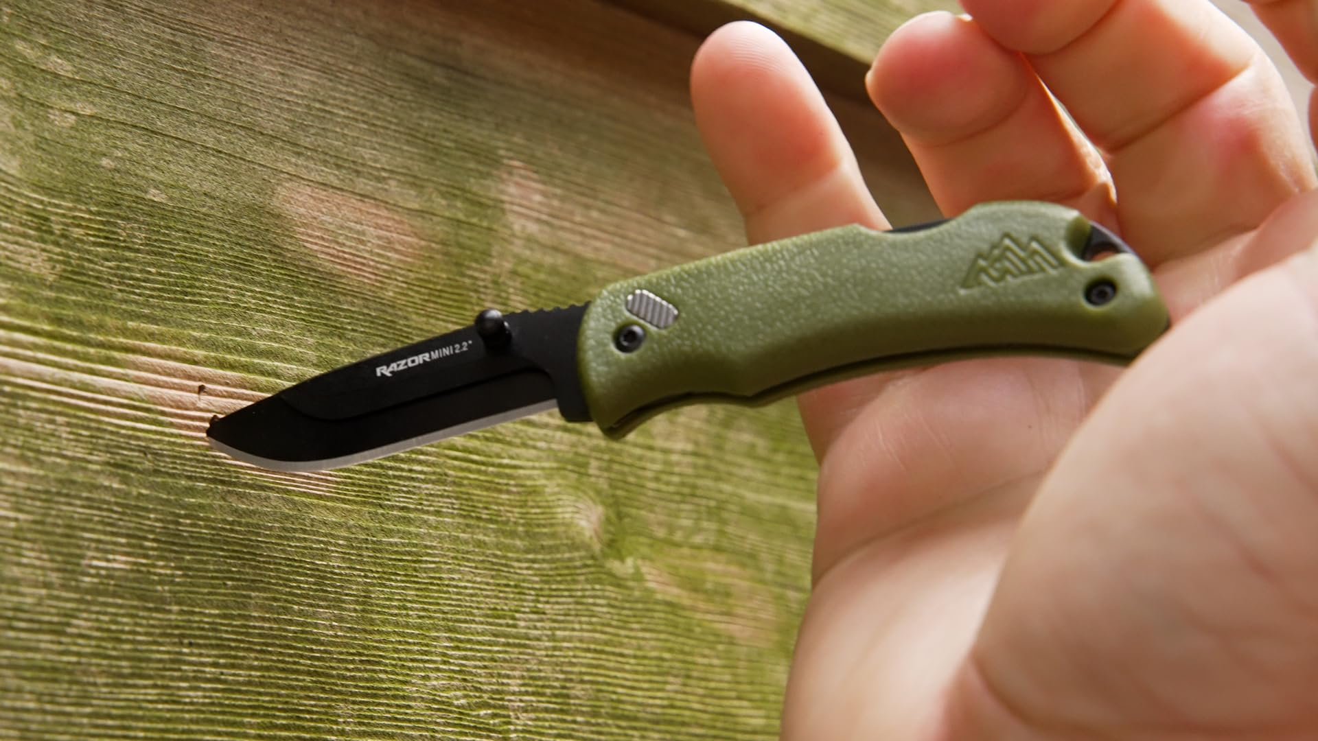 OUTDOOR EDGE Razor Mini Folding Pocket Knife | Compact 2.2" EDC Knife with RazorSafe Replaceable Blades | Perfect Small Everyday Carry Knife for Men Women | Includes 2 Replaceable Drop Point Blades