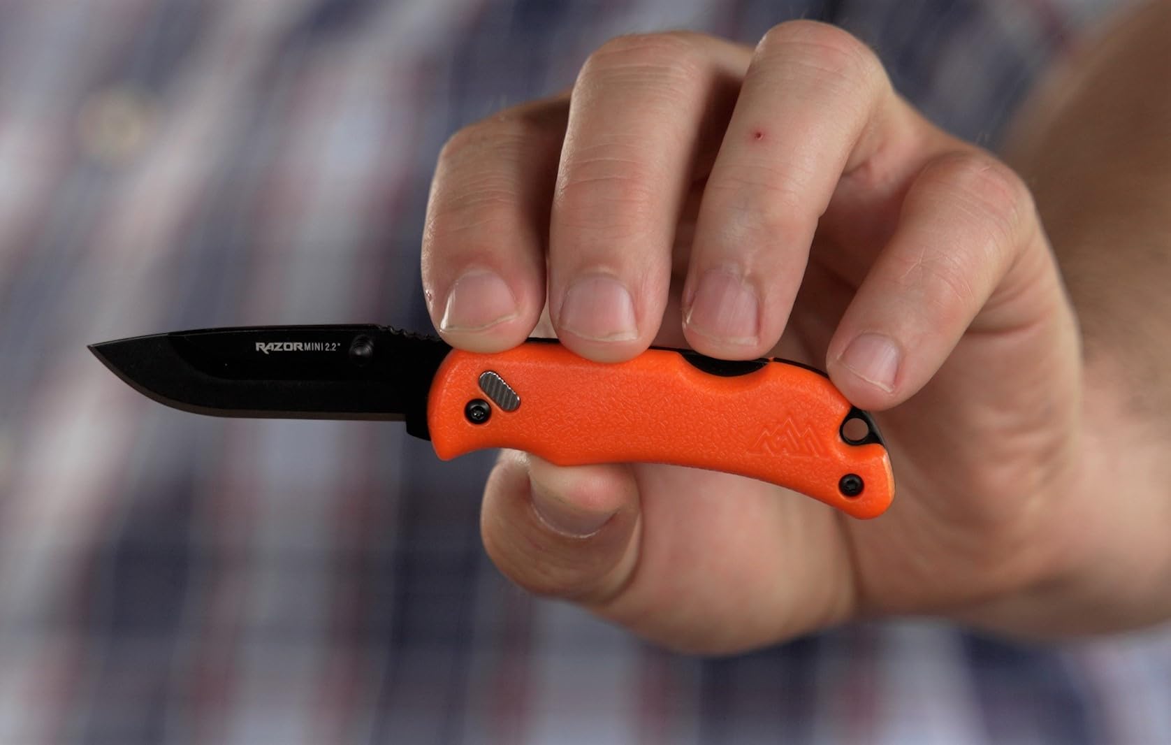 OUTDOOR EDGE Razor Mini Folding Pocket Knife | Compact 2.2" EDC Knife with RazorSafe Replaceable Blades | Perfect Small Everyday Carry Knife for Men Women | Includes 2 Replaceable Drop Point Blades