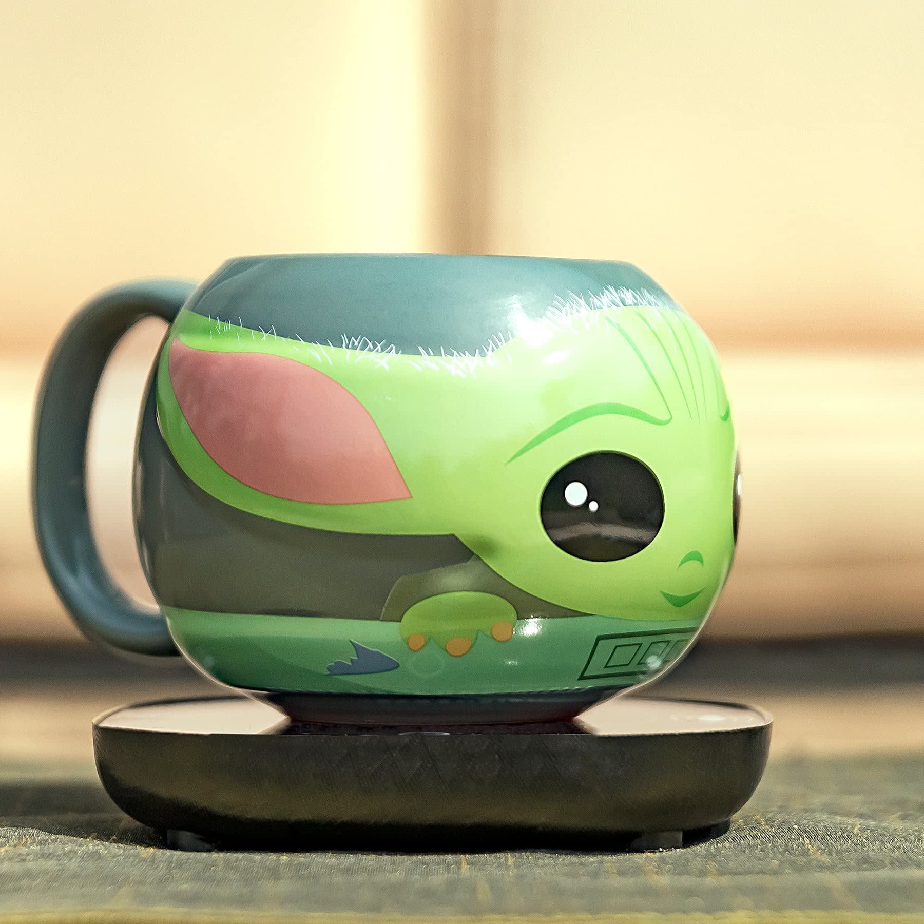 Uncanny Brands Star Wars Mug Warmer with Baby Yoda Molded Mug β Keeps Your Favorite Beverage Warm - Auto Shut On/Off