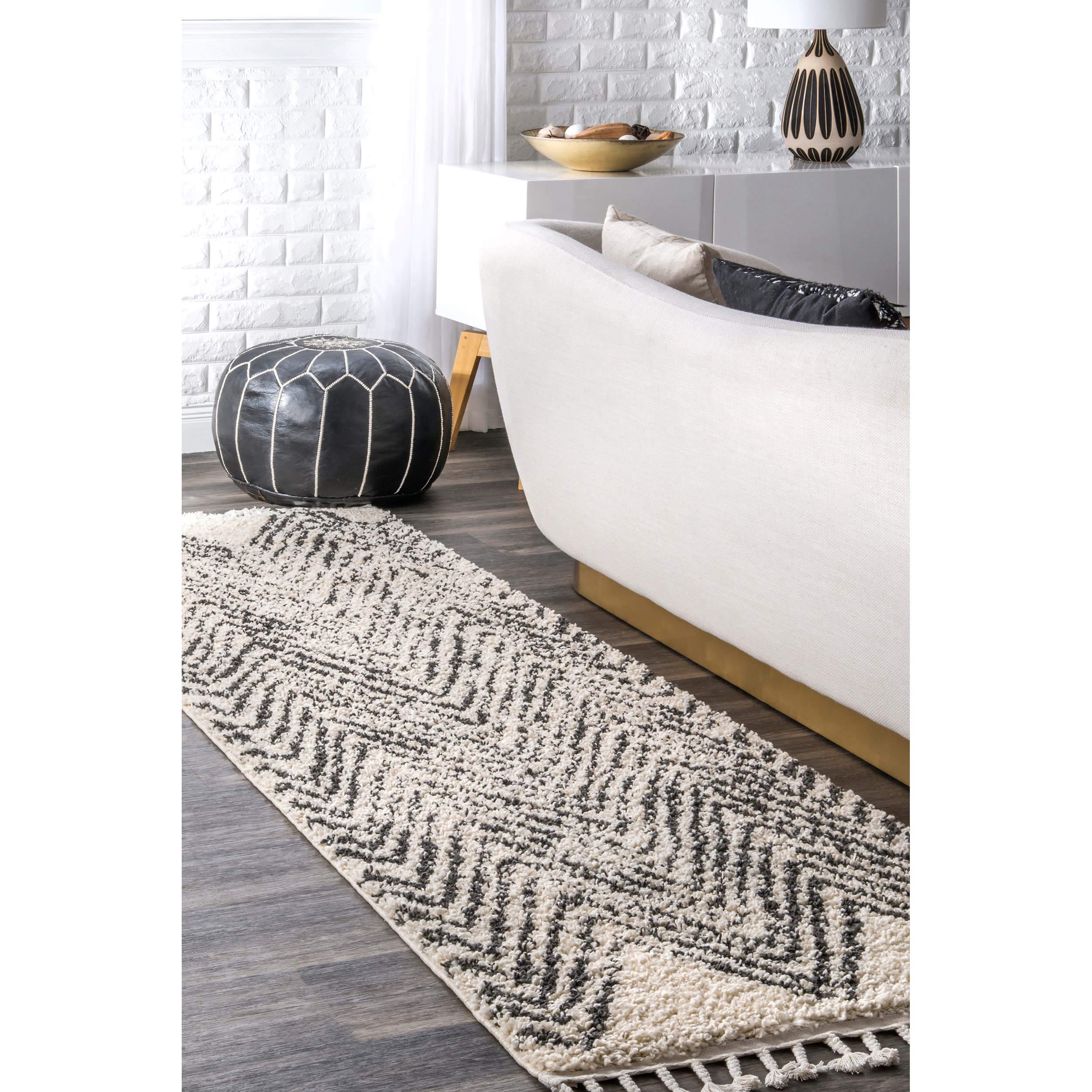 nuLOOM Amanda Moroccan Chevron Tassel Area Rug, 8x10, Off-white