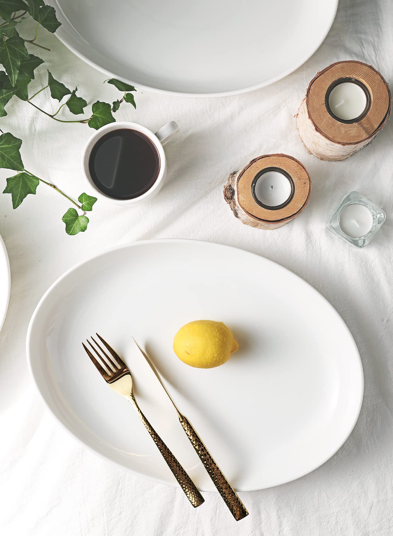 Sweese Oval Serving Platters, 14.5 Inch White Porcelain Serving Platters for Party, Large Oval Serving Trays Serving Plates for Fish Dish, Steak, Restaurant, Dessert Shop, Set of 2