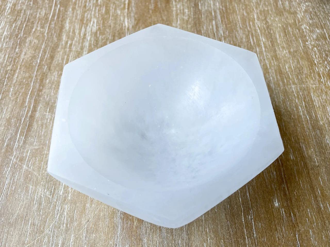 Selenite Bowl Round, Moroccan Handemade Bowl Polished Size Around 10×3 cm 340 gr, White (Shape Hexagon)