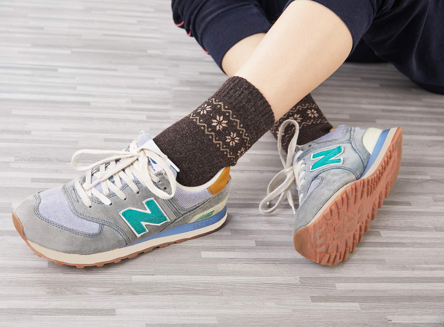 NinetoFiveLife Pack of 4 Womens Socks Wool Socks for Women Sports Hiking Winter Warm Soft and Comfortable