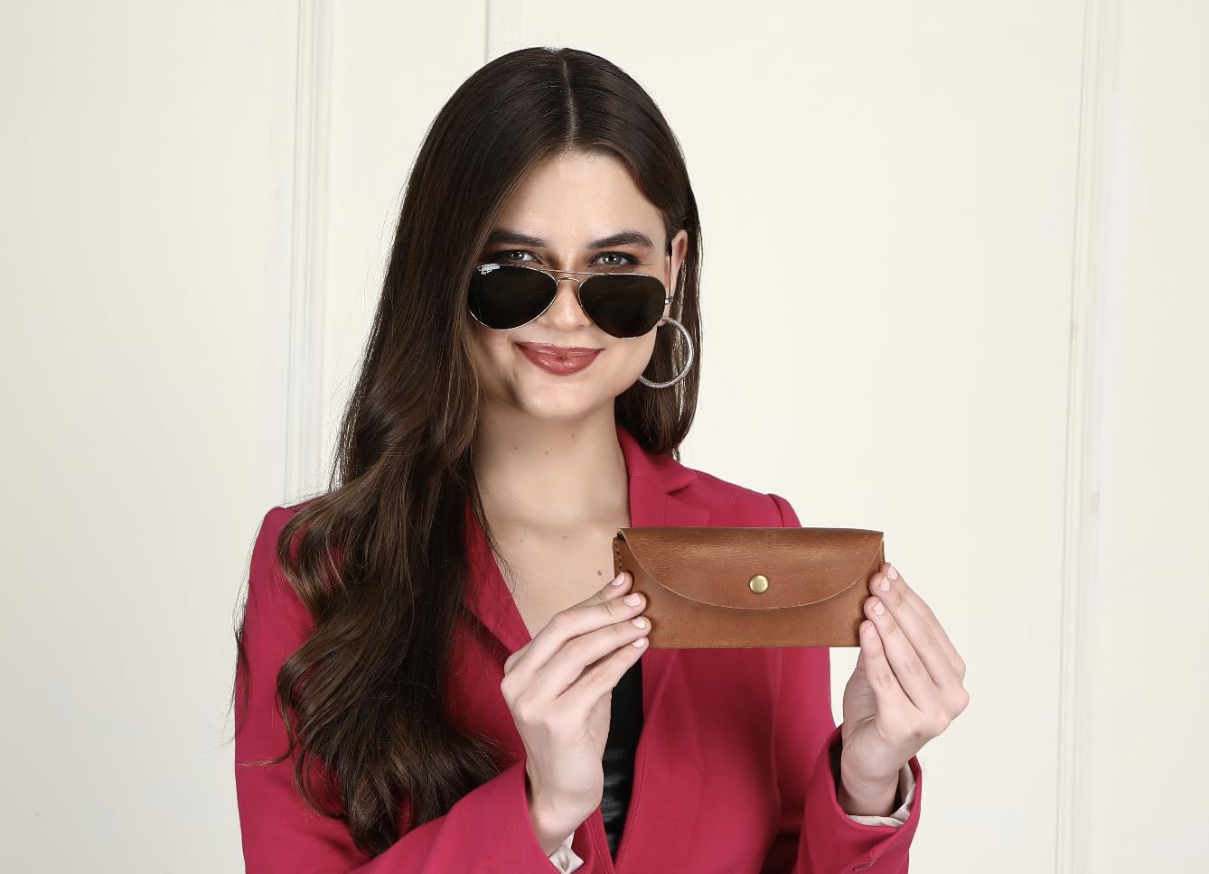 The Antiq Tan Genuine Leather Eyeglasses Case, Premium Quality, Semi-Hard, Magnetic Closure, Unisex