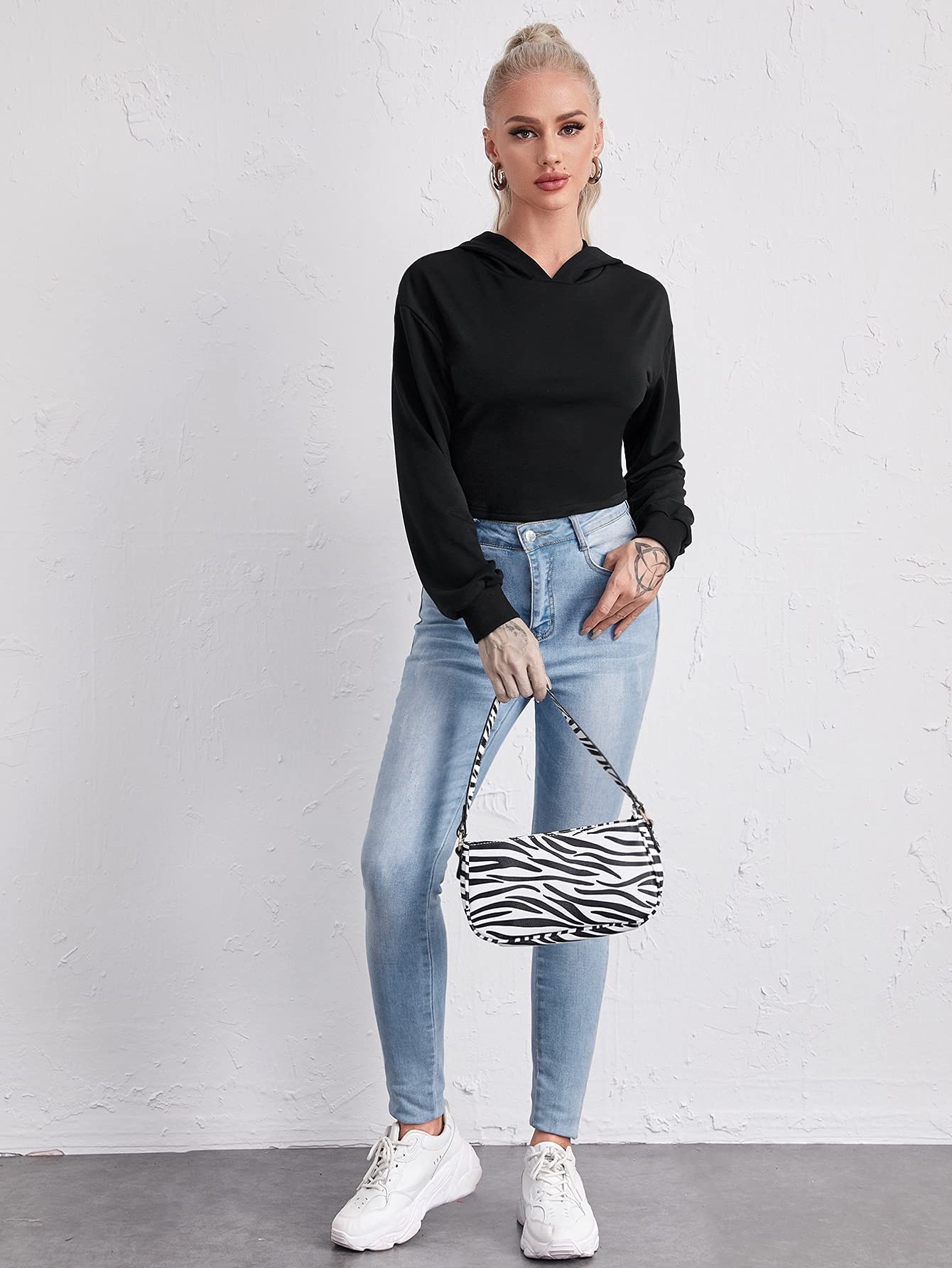 WDIRARA Women's Lace Up Back Crop Hoodie Long Sleeve Sweatshirt Tops Shirt Black M