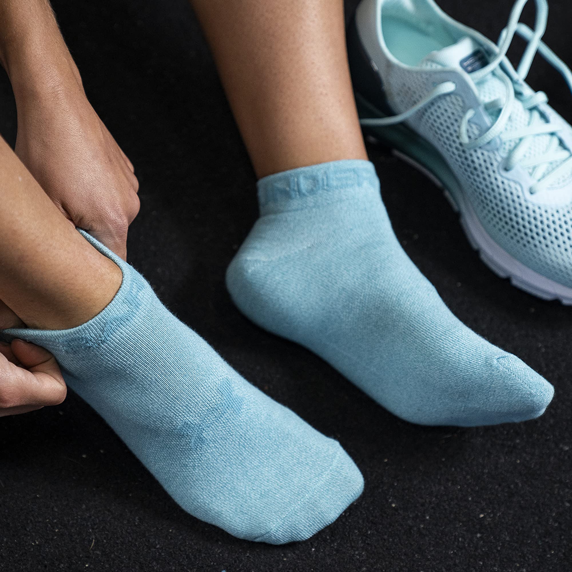 Under Armour Women's Essential Lightweight Low Cut Socks, 6-Pairs, Electro Pink/White/Electro Pink, Medium