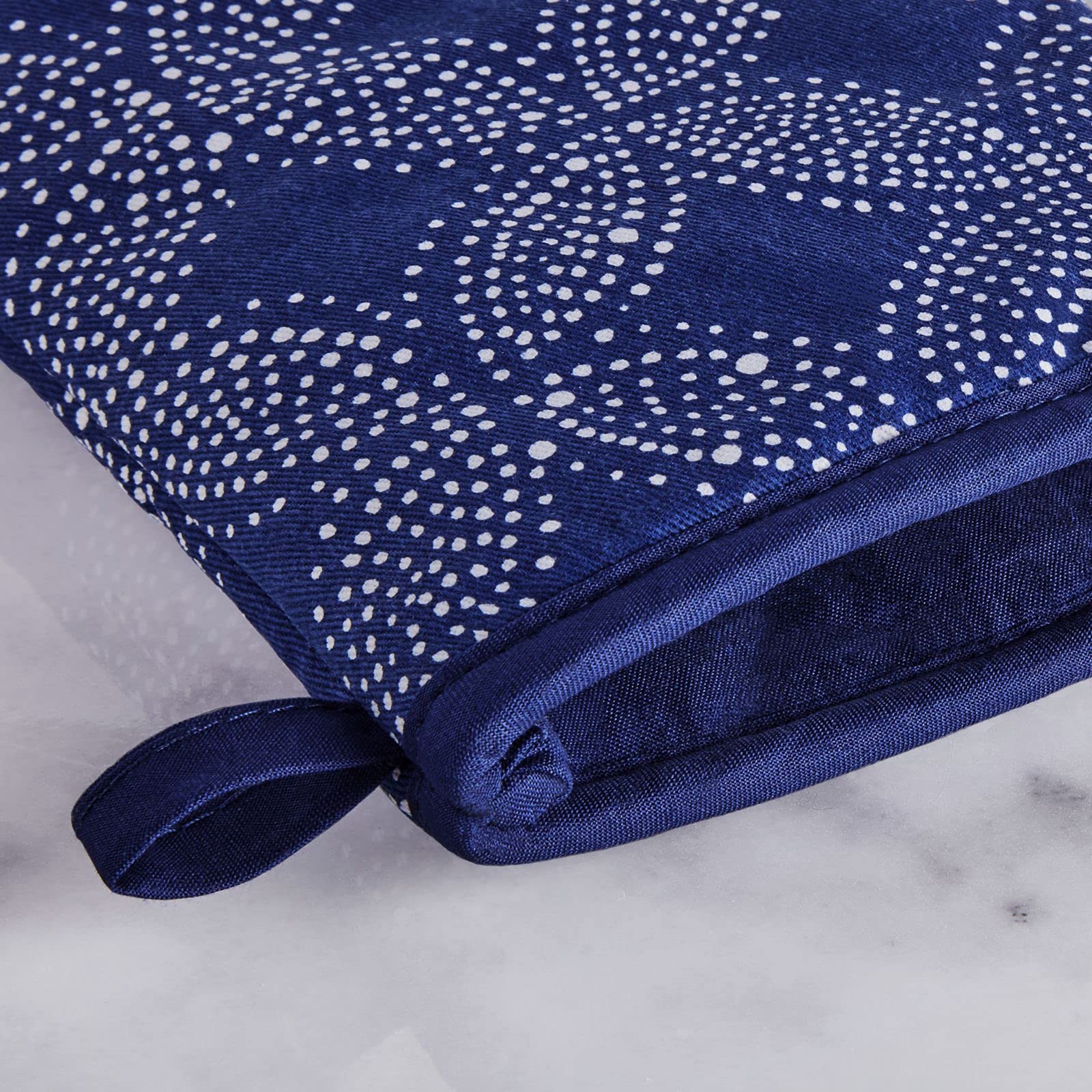 Tommy Bahama Island Tile Oven Mitt 2-Pack Set, Navy Blue, 7"x14"
