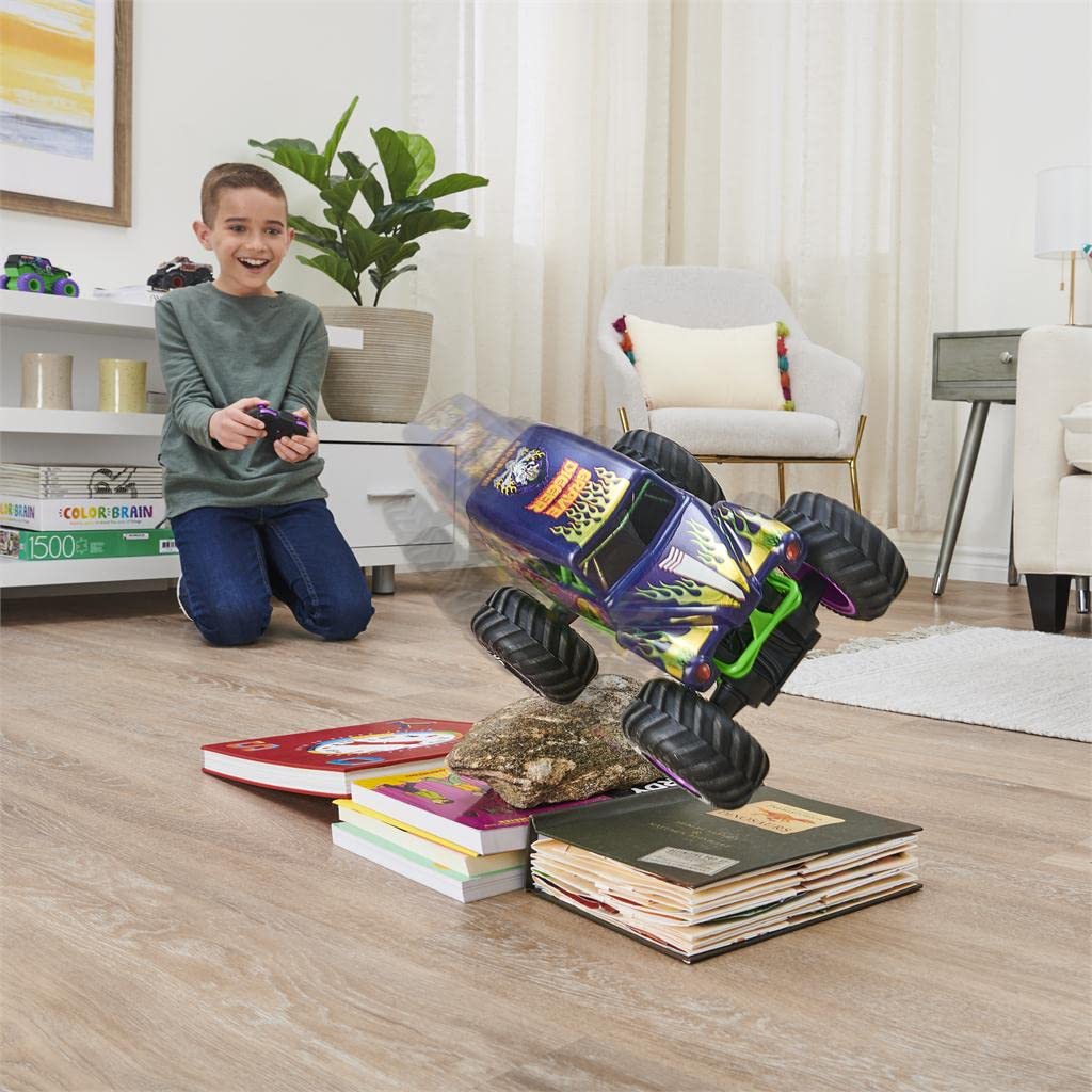 Spin Master 6060365 Monster Jam 1:15 Scale Official Grave Digger Freestyle Force Remote Control Monster Truck Toys