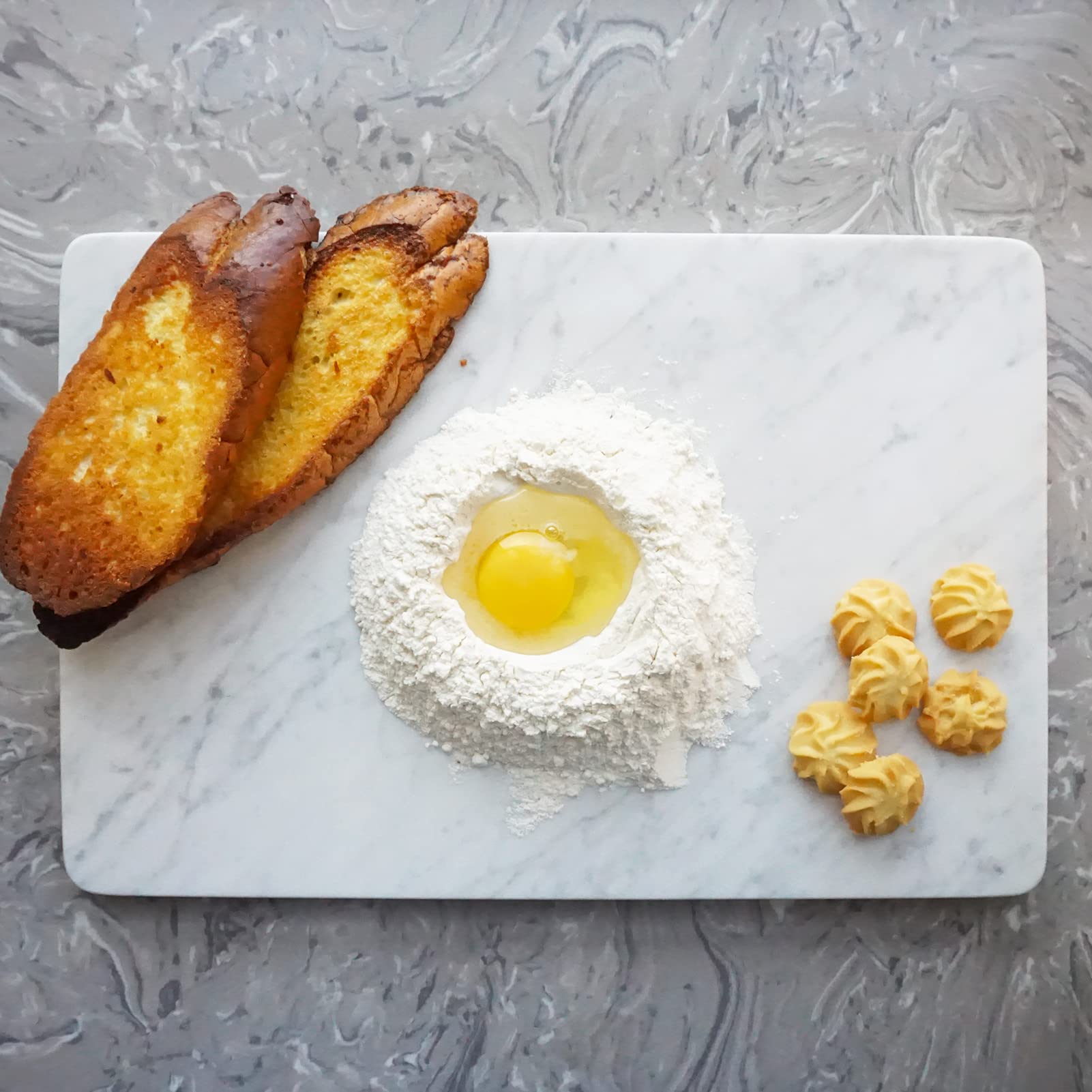 Yew & Tulip Carrara White 16β x 10β Marble Board with Non-Slip Rubber Feet - Dough Pastry and Cutting Board