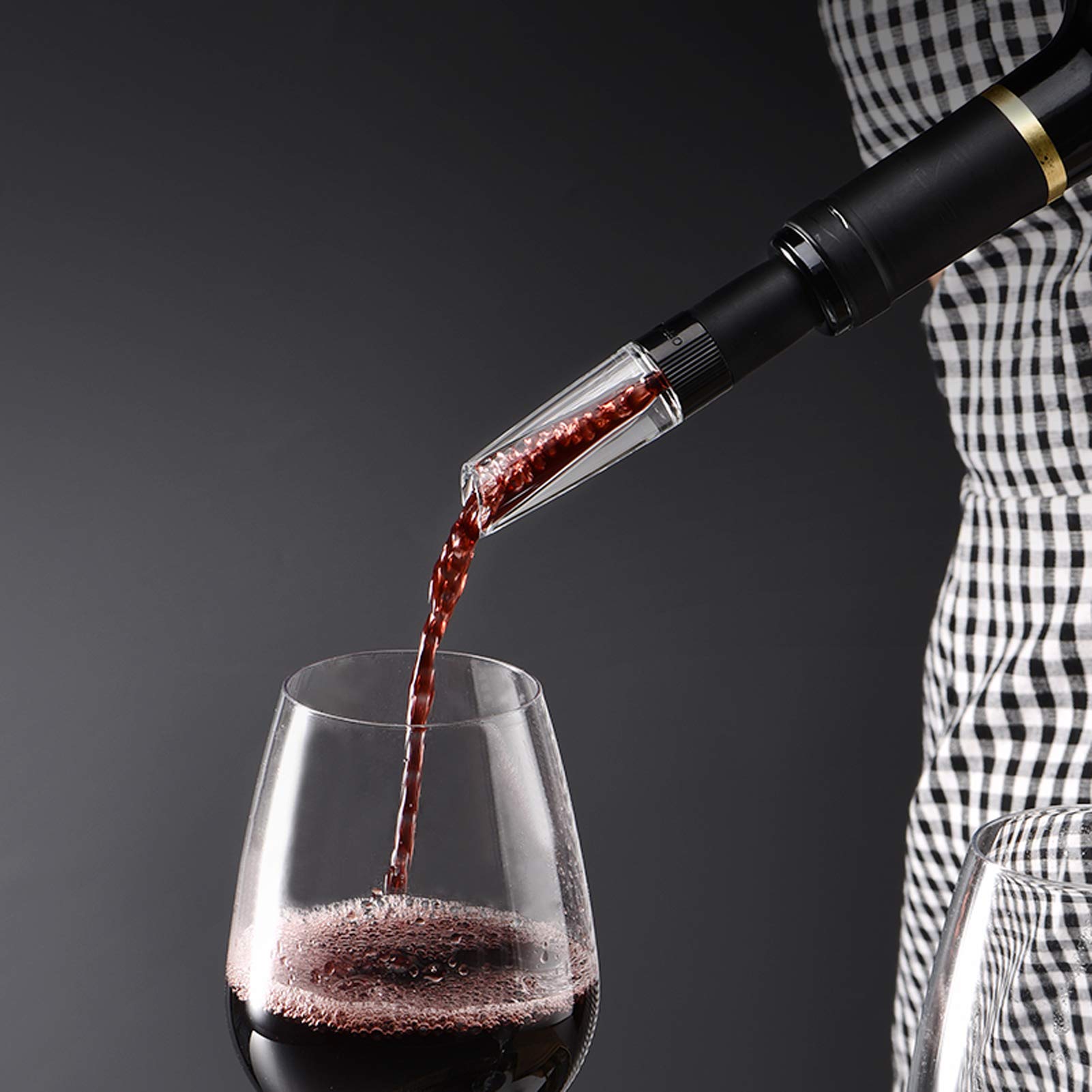 Z-oneMart 2Pcs Wine Aerator Pourer Spout Premium Aerator Wine Pourer Decanter Rich Finish and Bubbles, No-Drip, Spill, Brithday Christmas Gifts for Wine Lover Black