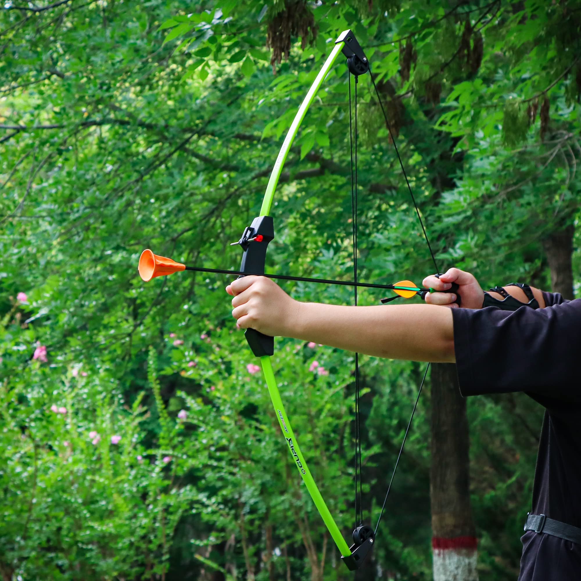 The7boX 18lb Bow and Arrow for Teens Beginner Archery Set Dual Arrow Rest for Left and Right Hands, Equipped with 6 Blunt Arrows 2 Sucker Arrows