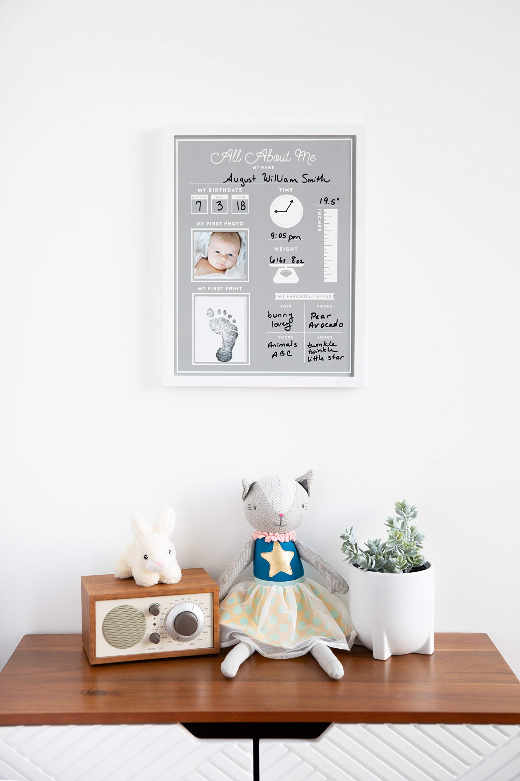 Pearhead All About Me Baby’s 1st Year Frame and Clean-Touch Ink Pad, Baby Highlight Board, Creative Baby Keepsakes, Gray
