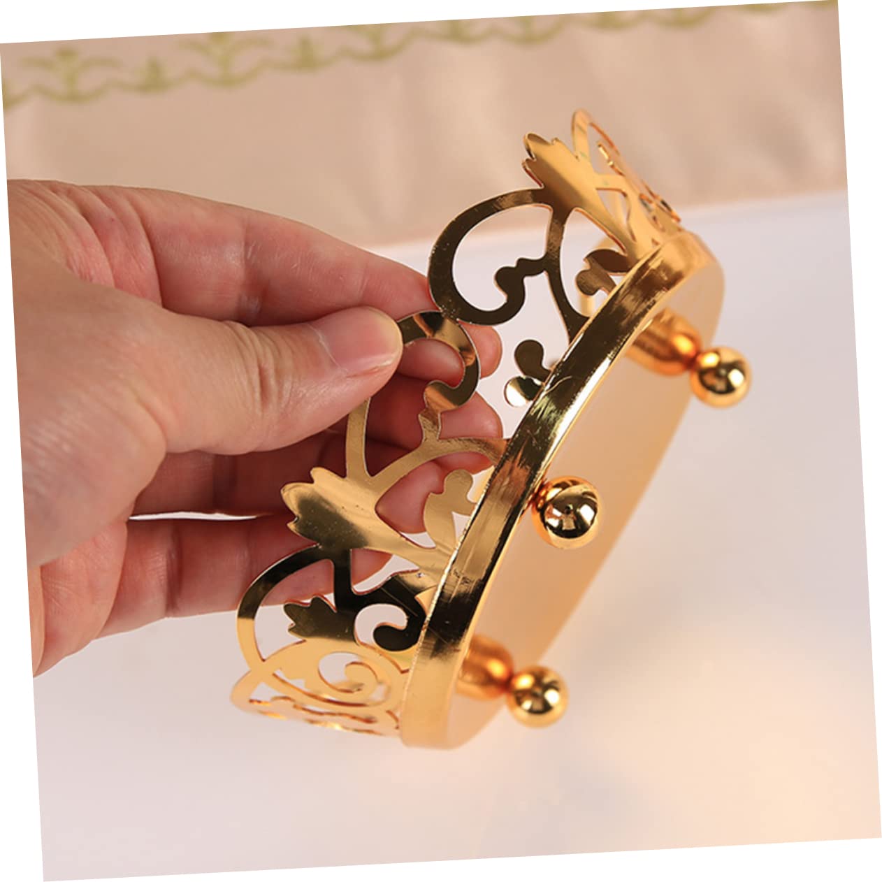 SHOWERORO Candy Dish Entryway Key Bowl Appetizer Tray Candy Nut Serving Container Dessert Serving Tray Cake Serving Plate Fruit Stand Vanity Tray Decorative Fruits Tray Iron Buffet Desk