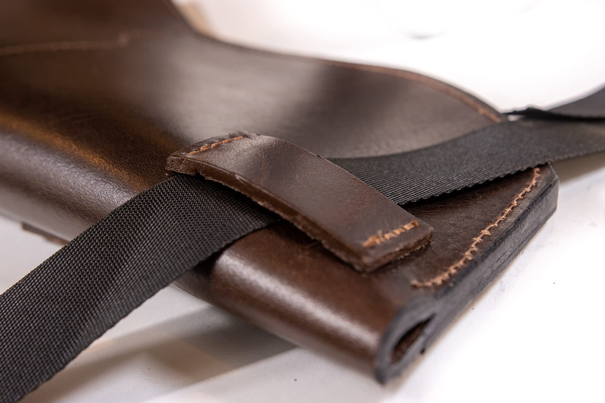 Shatterproof Archery Leather Hip Quiver Rear Facing (Right Hip)