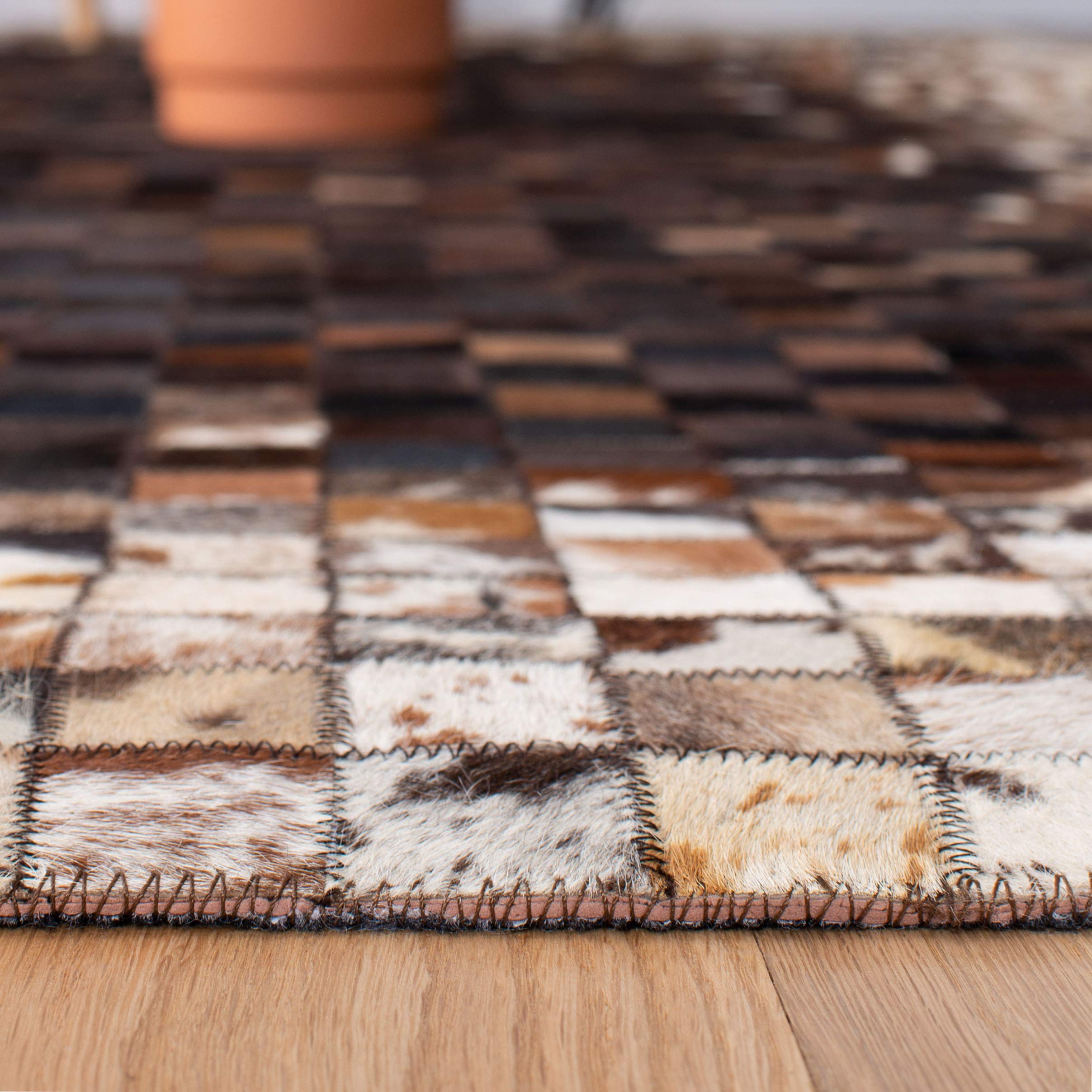 SAFAVIEH Studio Leather Collection 2'3" x 7' Beige/Brown STL803B Handmade Mid-Century Modern Leather Runner Rug