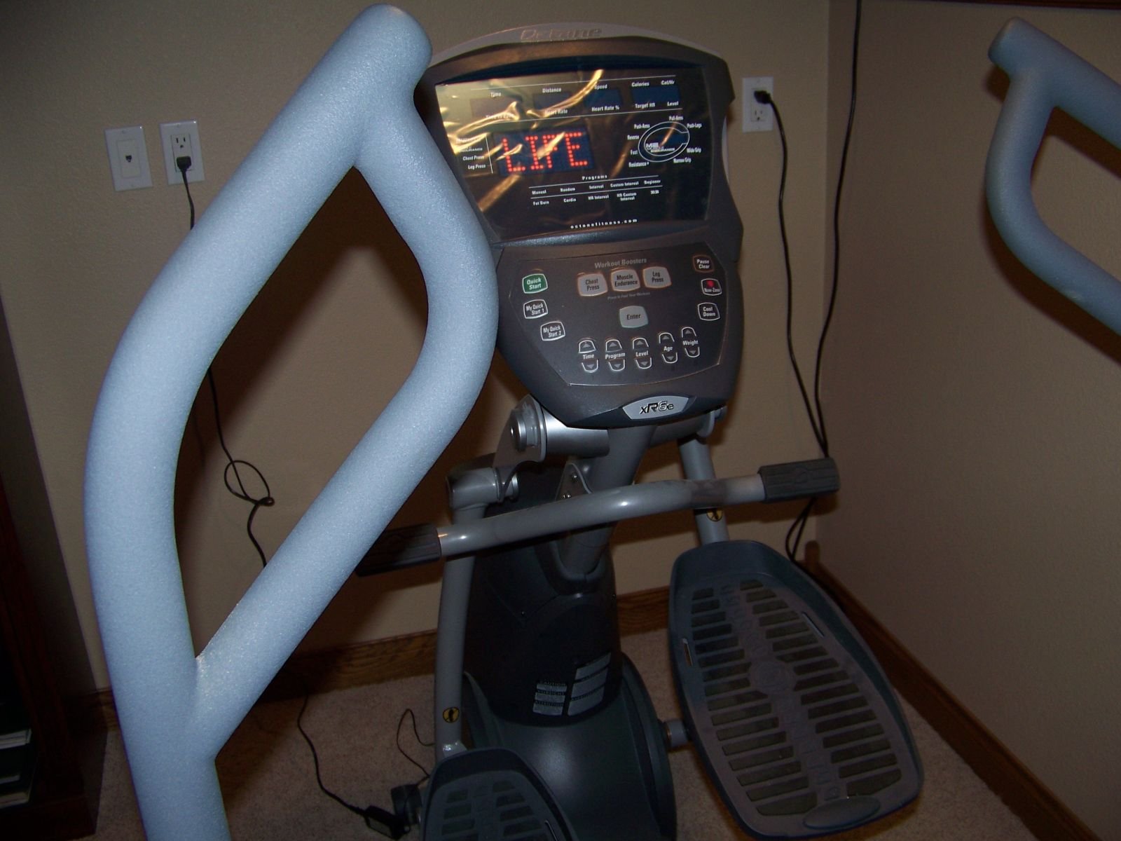 Octane Fitness Xride XR6ce Seated Elliptical Cross Trainer