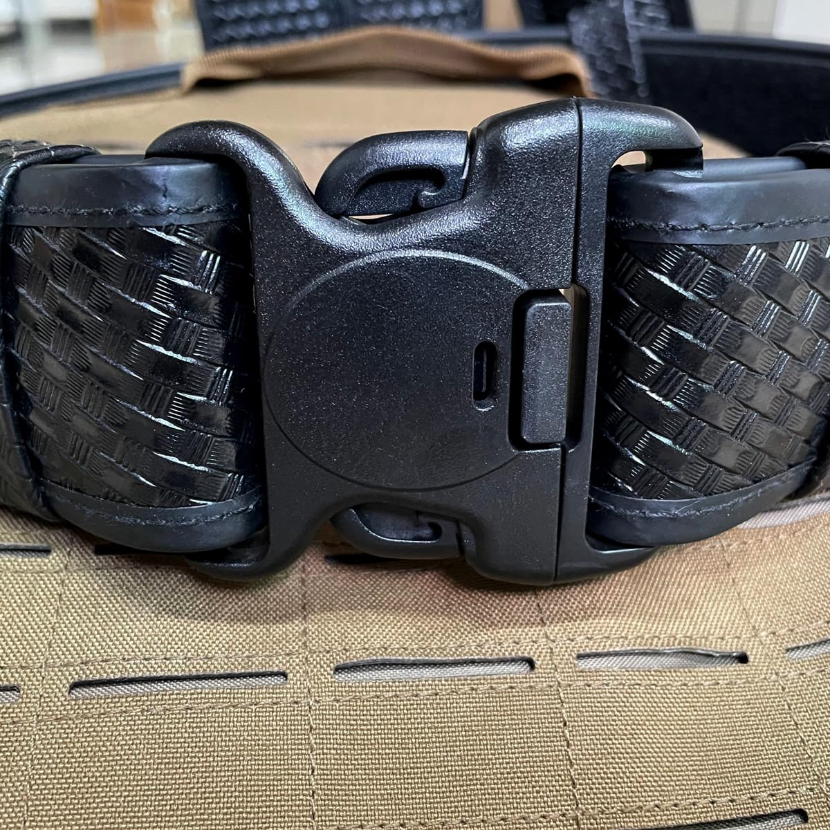 ROCOTACTICAL 2.25" Replacement Buckle System for 2-1/4in Duty Belt, Tri-Release Plastic Belt Buckle, Triple Lock,2-Pack, Black