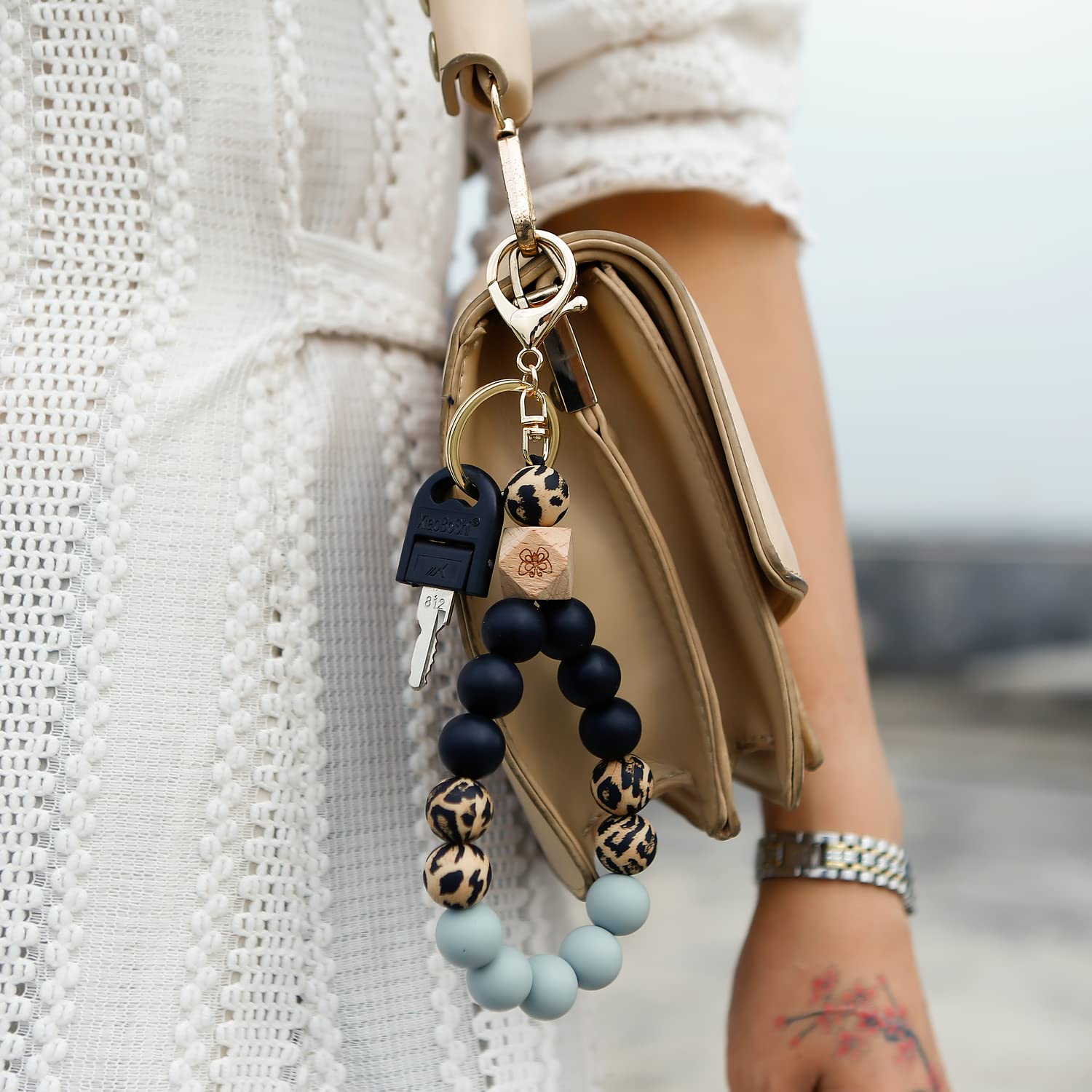 Wristlet Keychain Bracelet Silicone Beaded Key Ring Bracelet with Wooden bead Bangle Car Key Chains(Leopard Black)