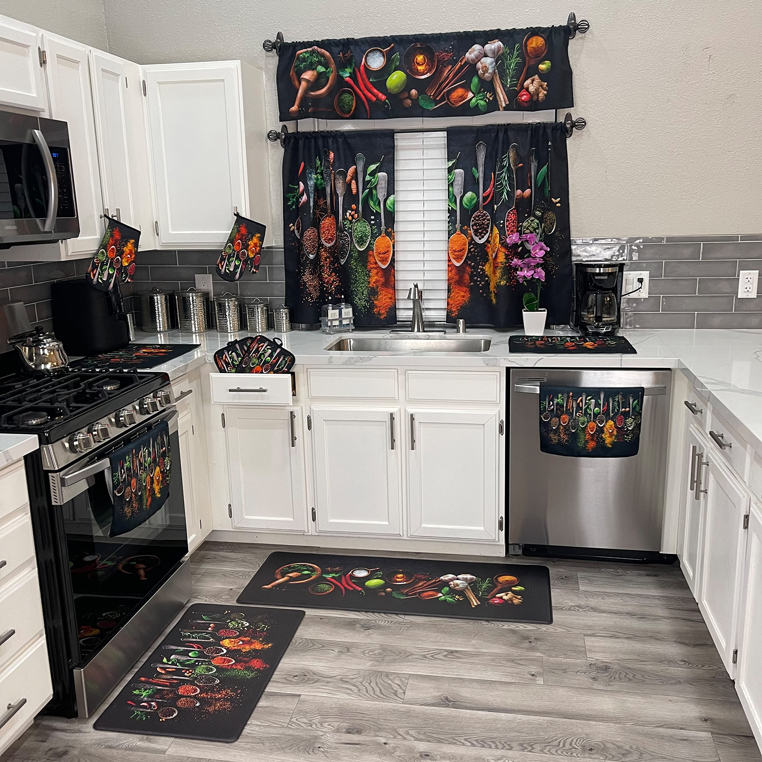 UpNUpCo Artistic Colorful Oven Mitts - Unique & Cute - Soft & Safety - Quilted & Padded - Heat Resistant - Beautiful Kitchen Gloves - Chef Gloves - Spicy Oven Mitt 2 Pieces - 7" x 10" x 1"