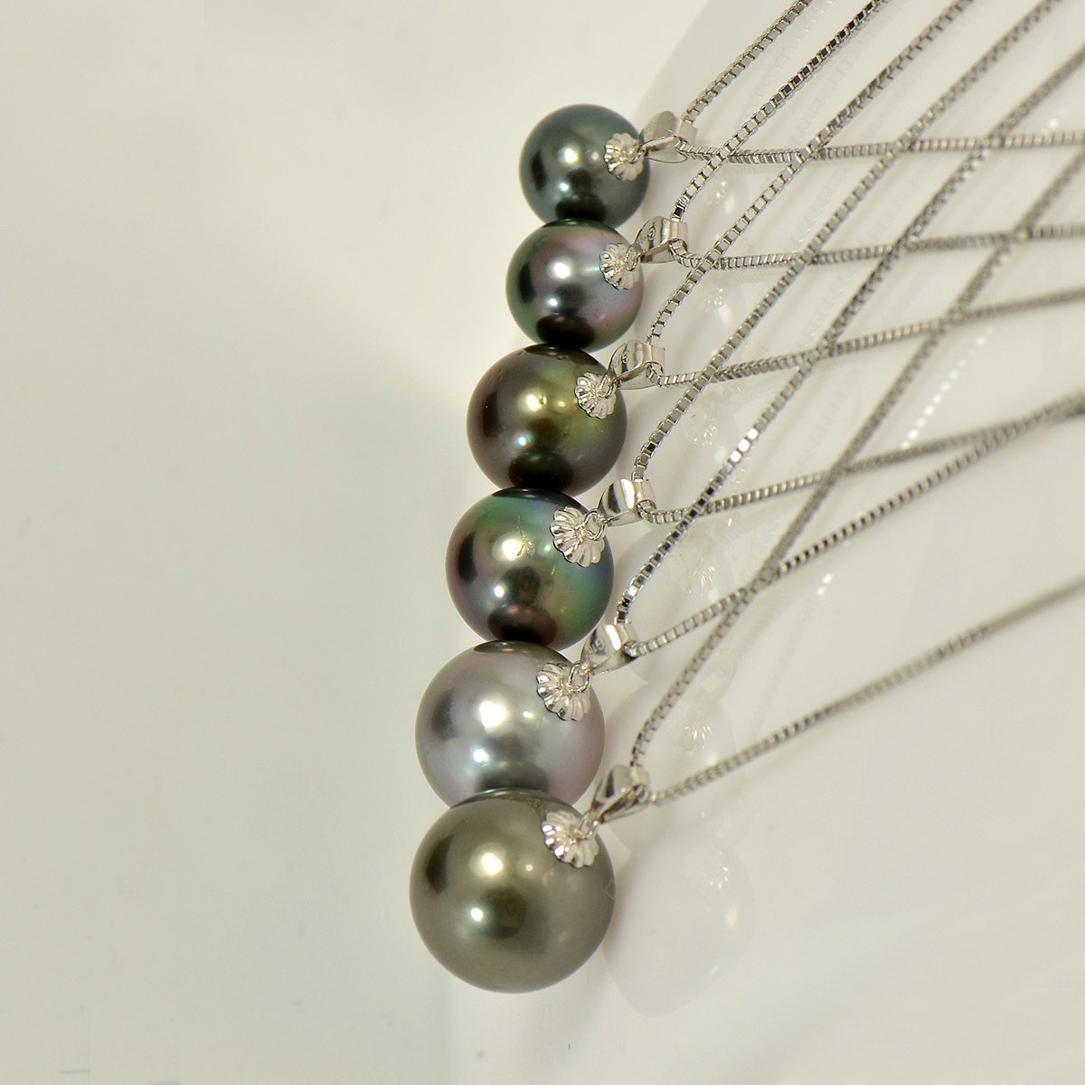 Paialco 18K White Gold Cultured Tahitian Black Pearl Pendant Necklace with 18" Chain, Round 8-9MM