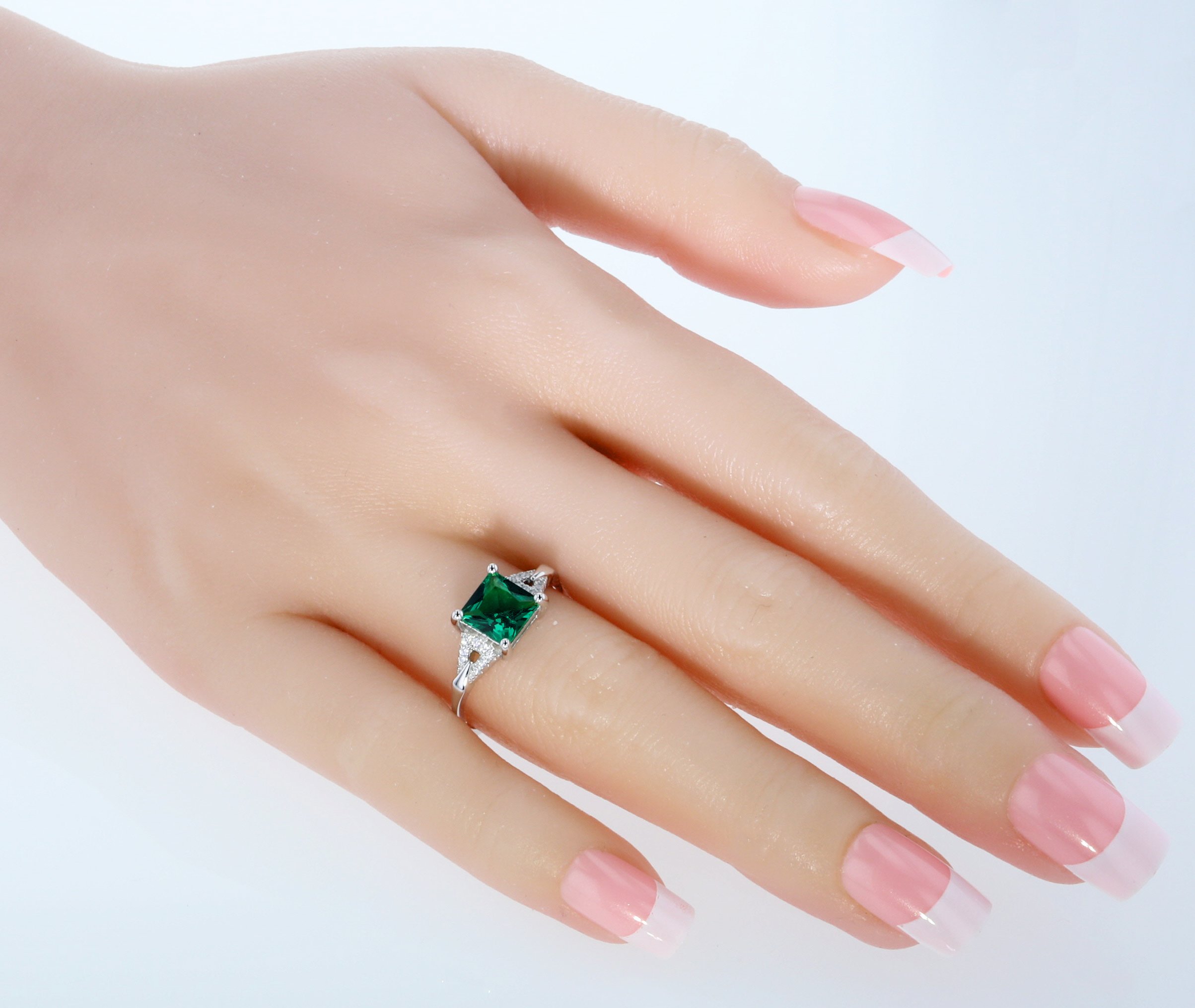 PEORA Simulated Emerald Sterling Silver Sweetheart Ring Size 6