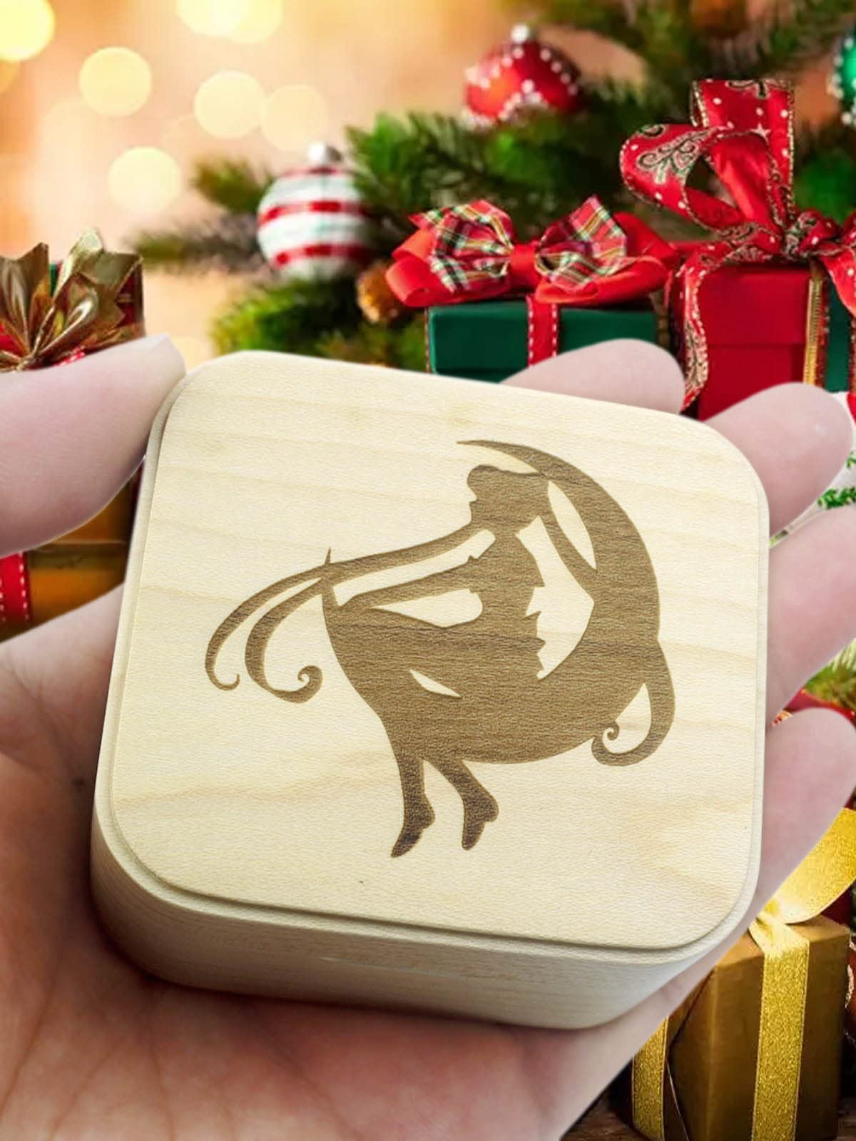 Sinzyo Sailor Moon Music Box Vintage Wood Carved Wind Up Musical Box Gift for Christmas,Birthday,Valentine's Day(Musical Note Walnut Box)