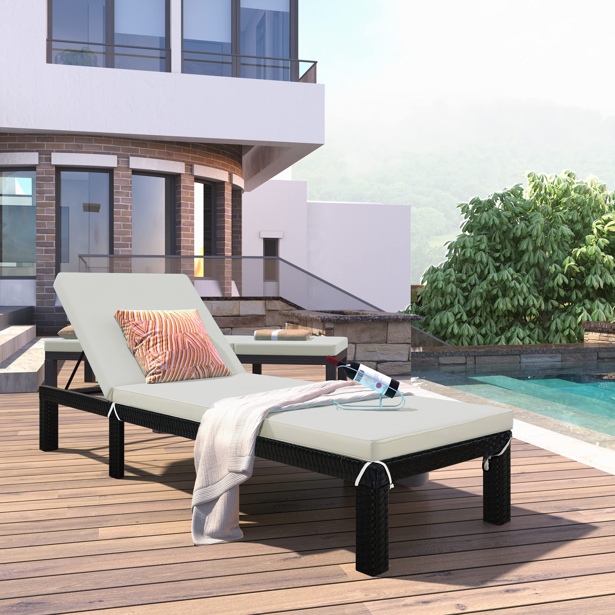 Outdoor Adjustable PE Rattan Wicker Chaise Lounge Chair Sunbed,with Adjustable Backrest. (Beige)