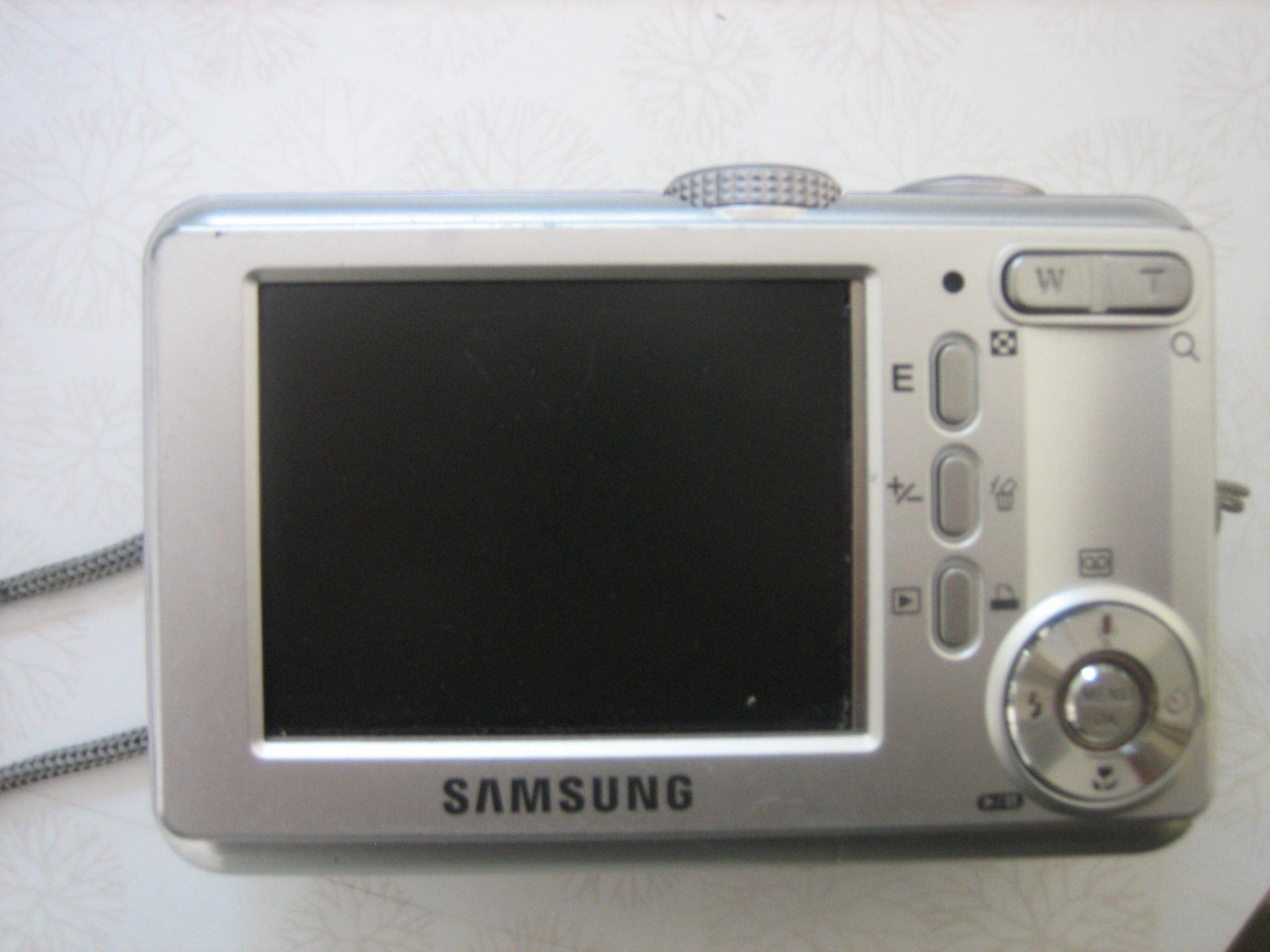 Samsung Digimax S800 8.1 MP Digital Camera with 3x Optical Zoom (Silver)