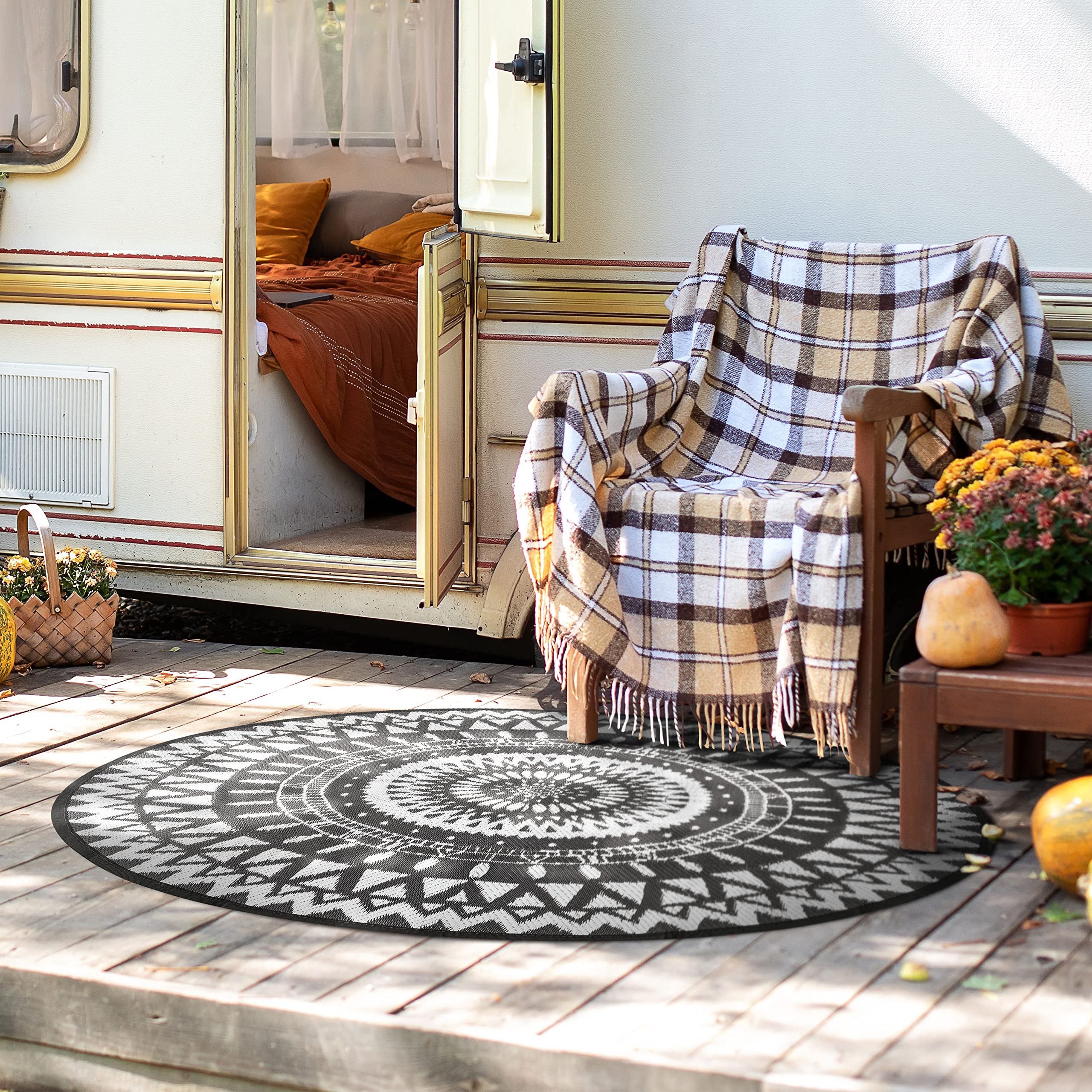 NUU GARDEN Round Outdoor Rug for Patios Plaid Reversible Patio Rug, Plastic Straw Indoor and Outdoor Round Rug for Outdoors, RV, Backyard, Deck, Picnic, Beach, Trailer, Camping, 5 * 5 ft