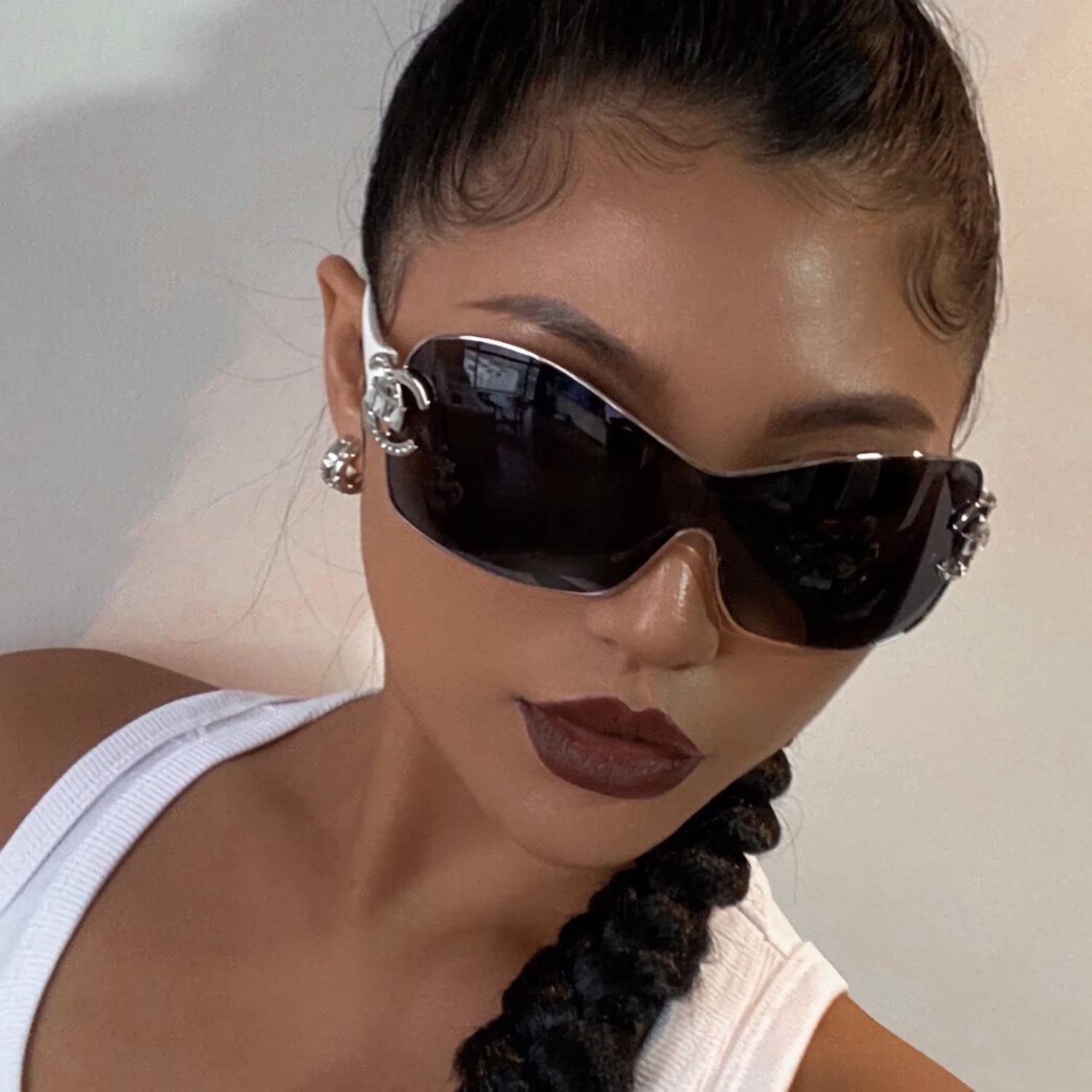 Yimosro Wrap Around Sunglasses for Women Oversized Shades Y2k Sunglasses Gradient Lens Womens Eyewear Brown