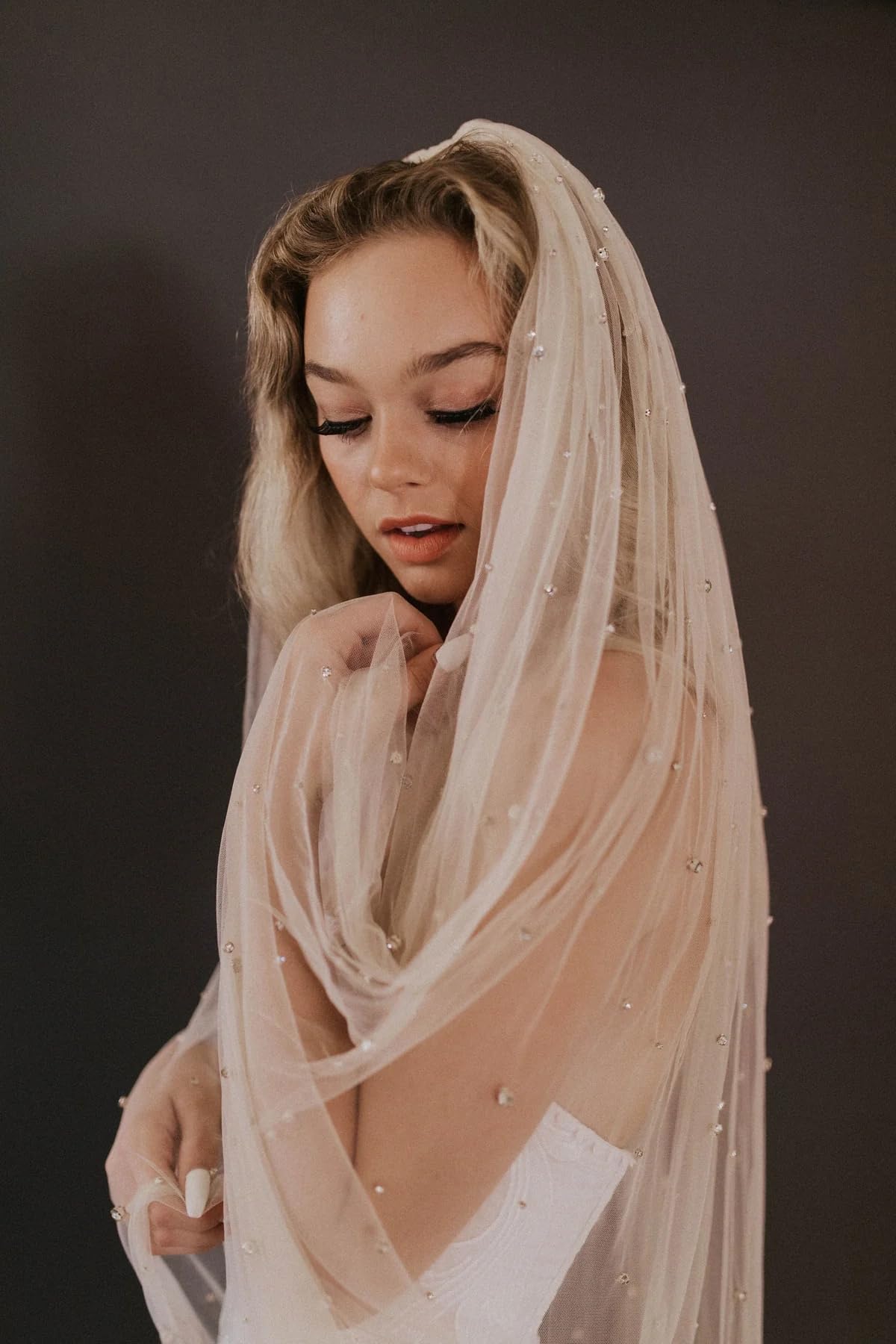 Passat Austrian Rhinestones Bridal Veil Crystals Wedding Veil Beaded Veils For Brides 1T3M Cathedral Ivory Bridal Veils For Wedding Gifts