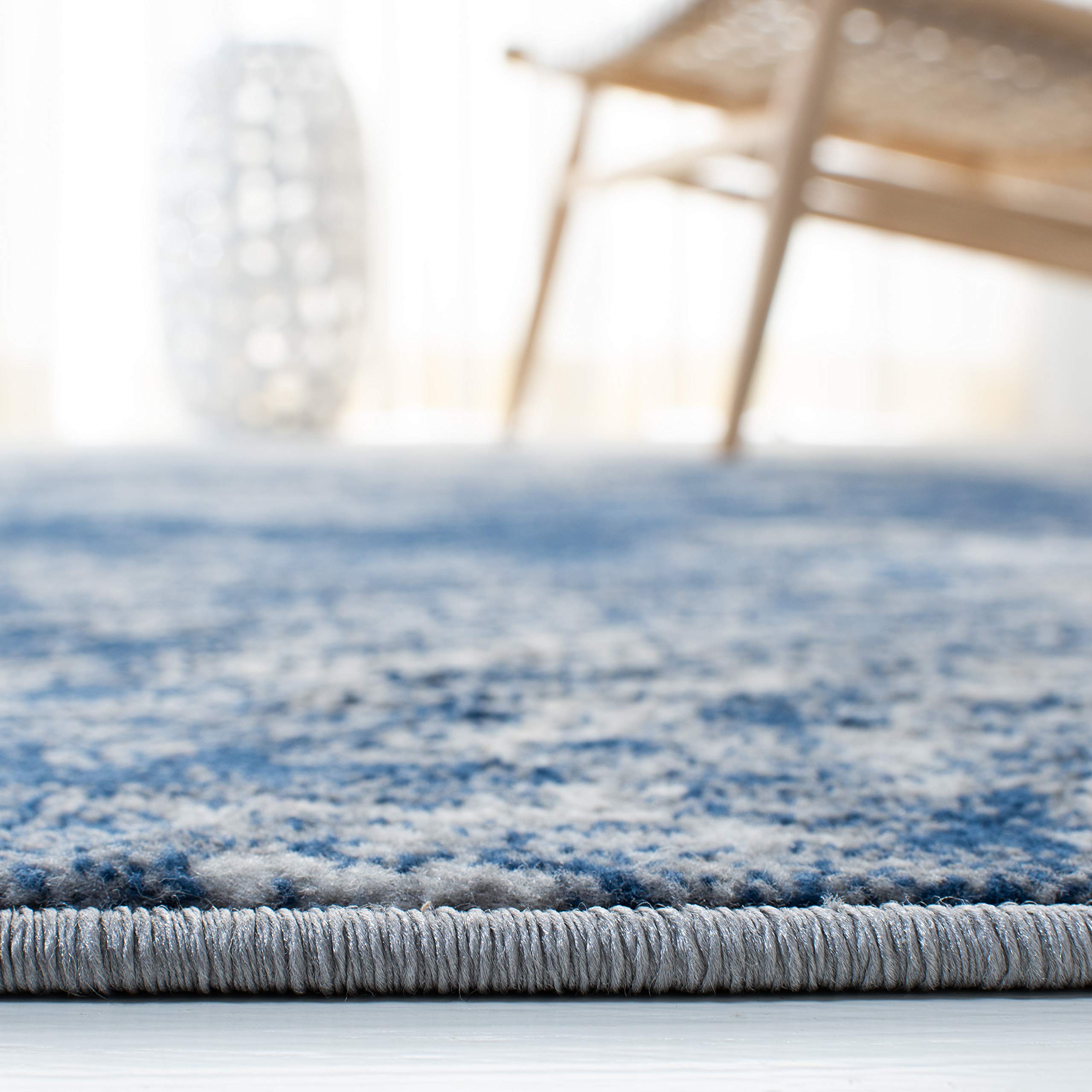 SAFAVIEH Brentwood Collection 5'3" x 7'6" Grey / Navy BNT822G Modern Abstract Non-Shedding Living Room Bedroom Dining Home Office Area Rug
