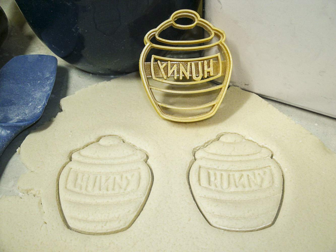 WINNIE THE POOH ADVENTURE THEME BALLOON HUNNY HONEY POT SET OF 4 COOKIE CUTTERS MADE IN USA PR1064