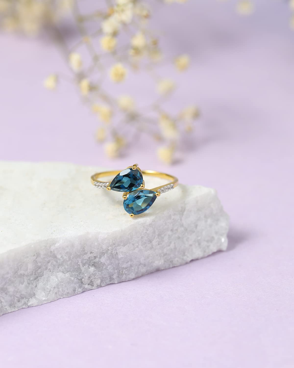 YoTreasure 2.09 Ct. London Blue Topaz White Sapphire 10kt Yellow Gold Engagement Ring