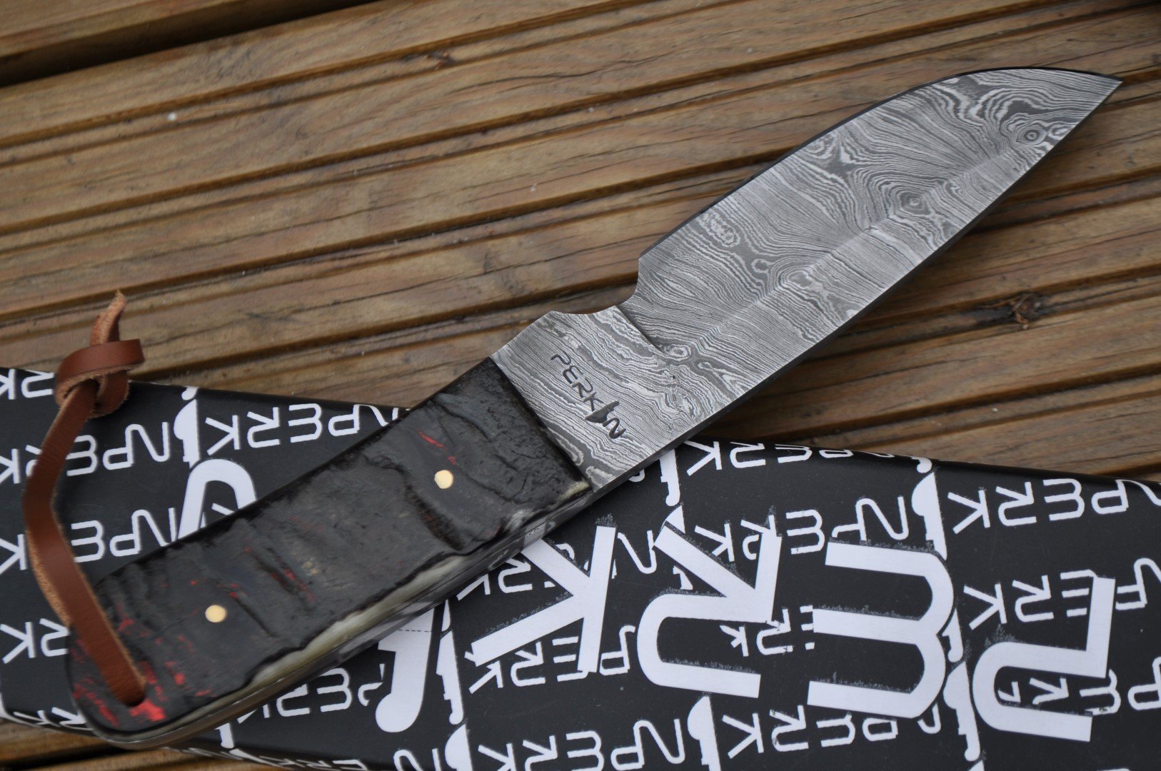 Perkin Handmade Damascus Steel Knife - Hunting Knife - Ram's Horn Handle- Full Tang - Amazing Value