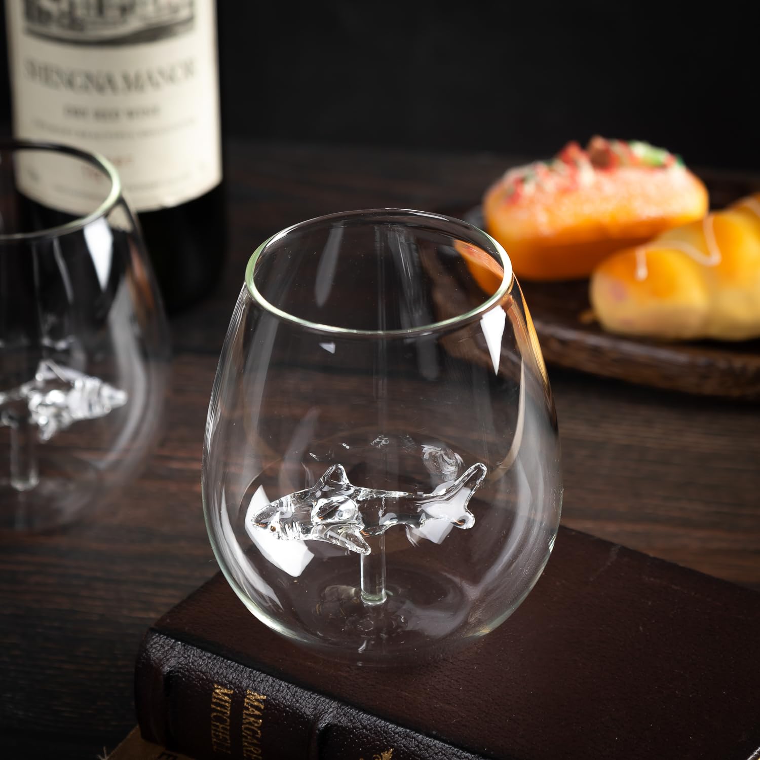 Stemless Wine Glass with Shark Inside, 16 OZ Large Capacity Unique Wine Glasses with 3D Shark Marker Wedding Birthday Gifts for Sea Ocean Lovers