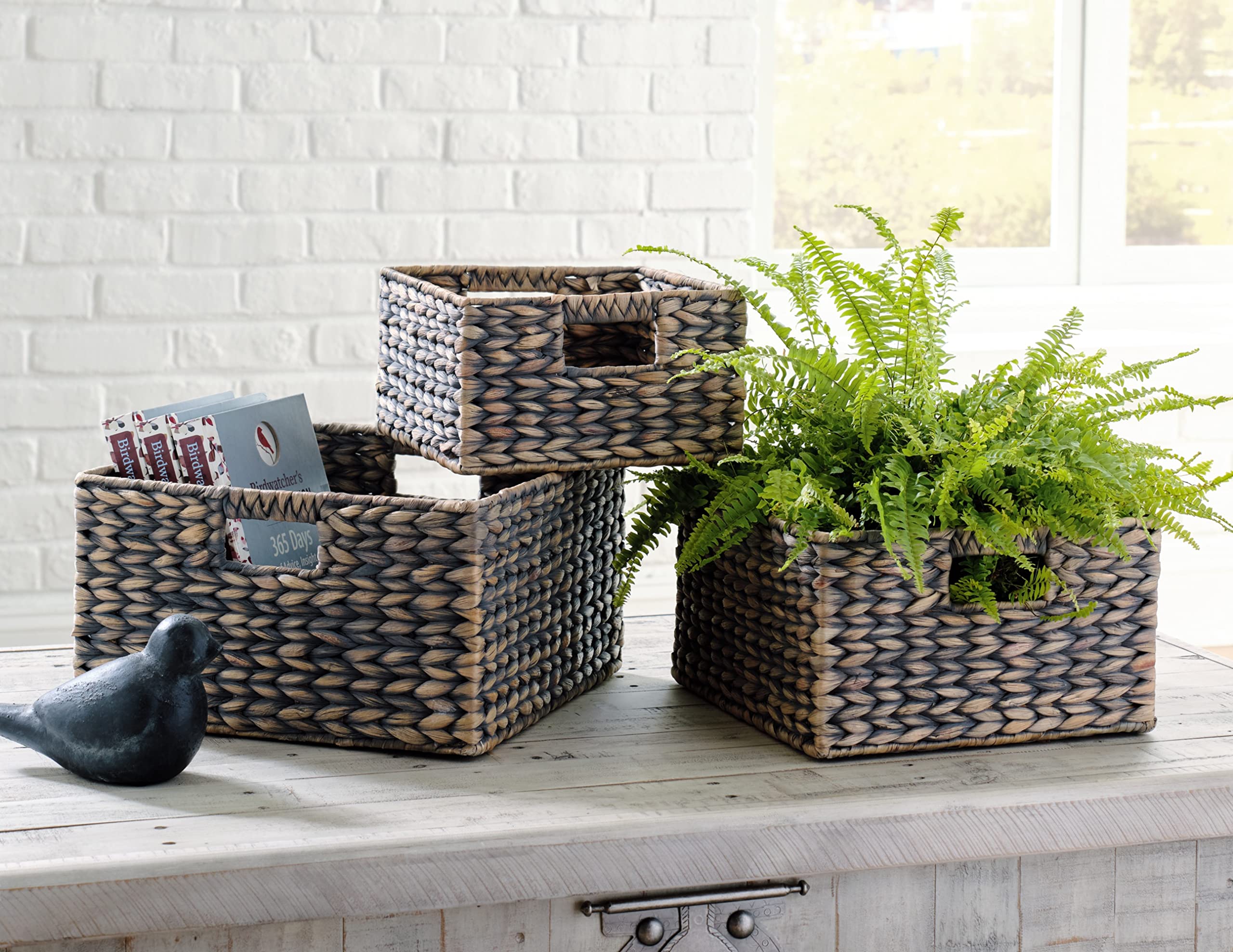 Signature Design by Ashley Elian Farmhouse Woven Wicker 3 Piece Nesting Basket Set, Gray
