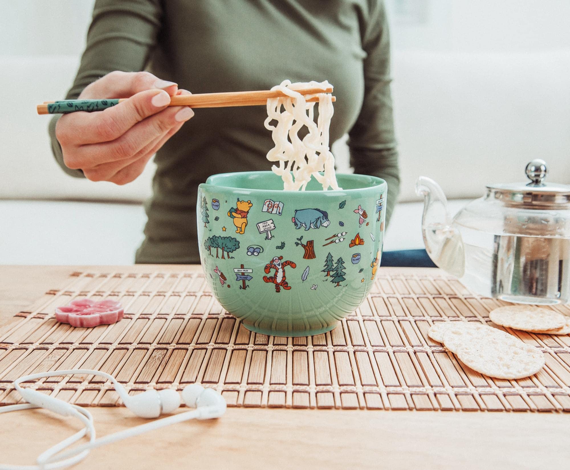 Toynk Disney Winnie the Pooh Allover Icons 20-Ounce Ramen Bowl and Chopstick Set