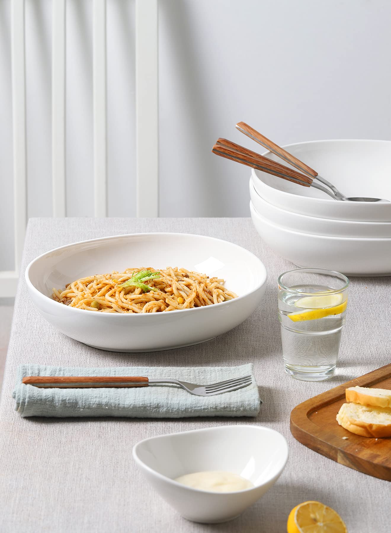 Teocera Pasta Bowls, Salad Bowls Set, Large Serving Bowls, 50 Ounce Porcelain White Bowls Set of 4 - Square Design, Microwave Dishwasher Safe