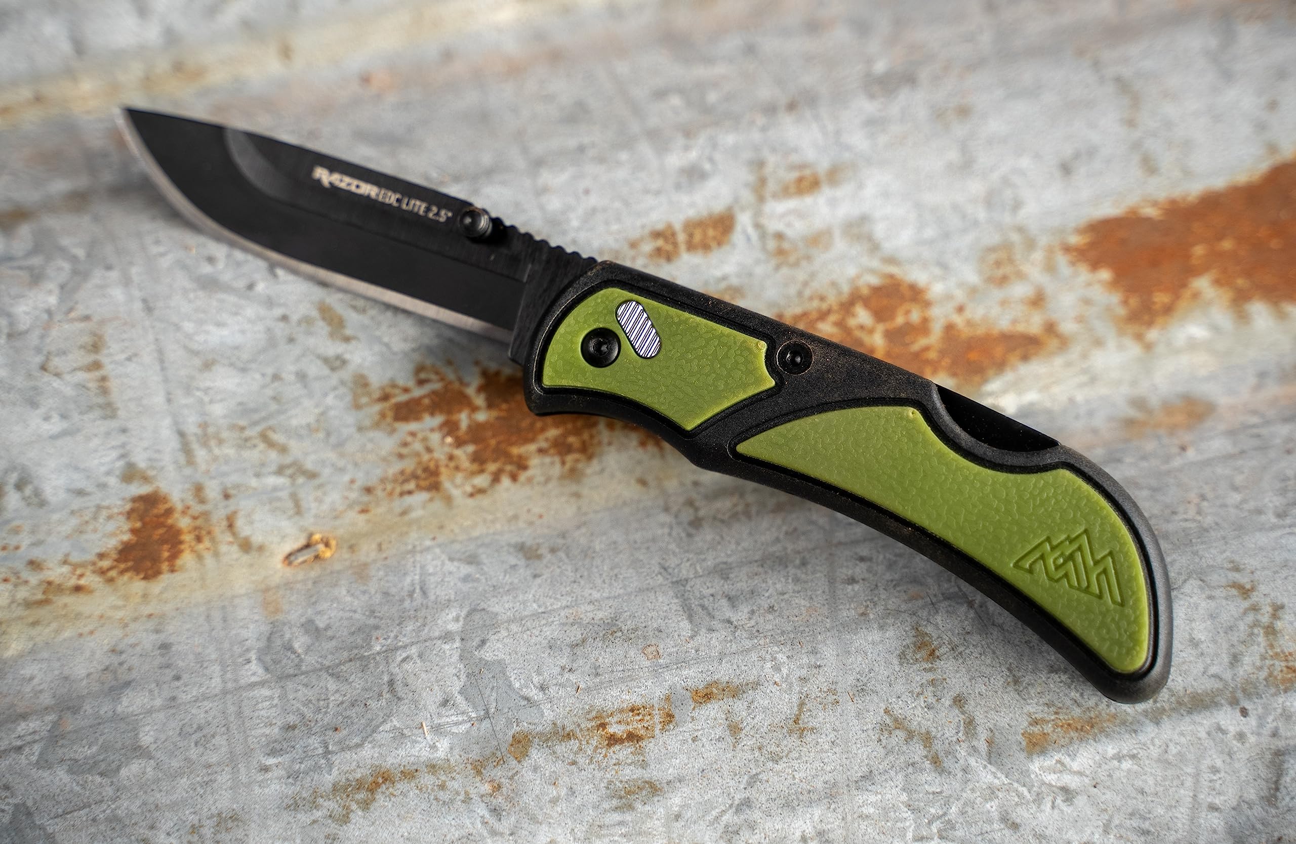 OUTDOOR EDGE Razor EDC Lite Folding Pocket Knife with Clip | Compact 2.5β Replaceable Blade Knife with RazorSafe Blades | Perfect Small Knife for Men, Women, Work & Camping (Green, 2 Black Blades)