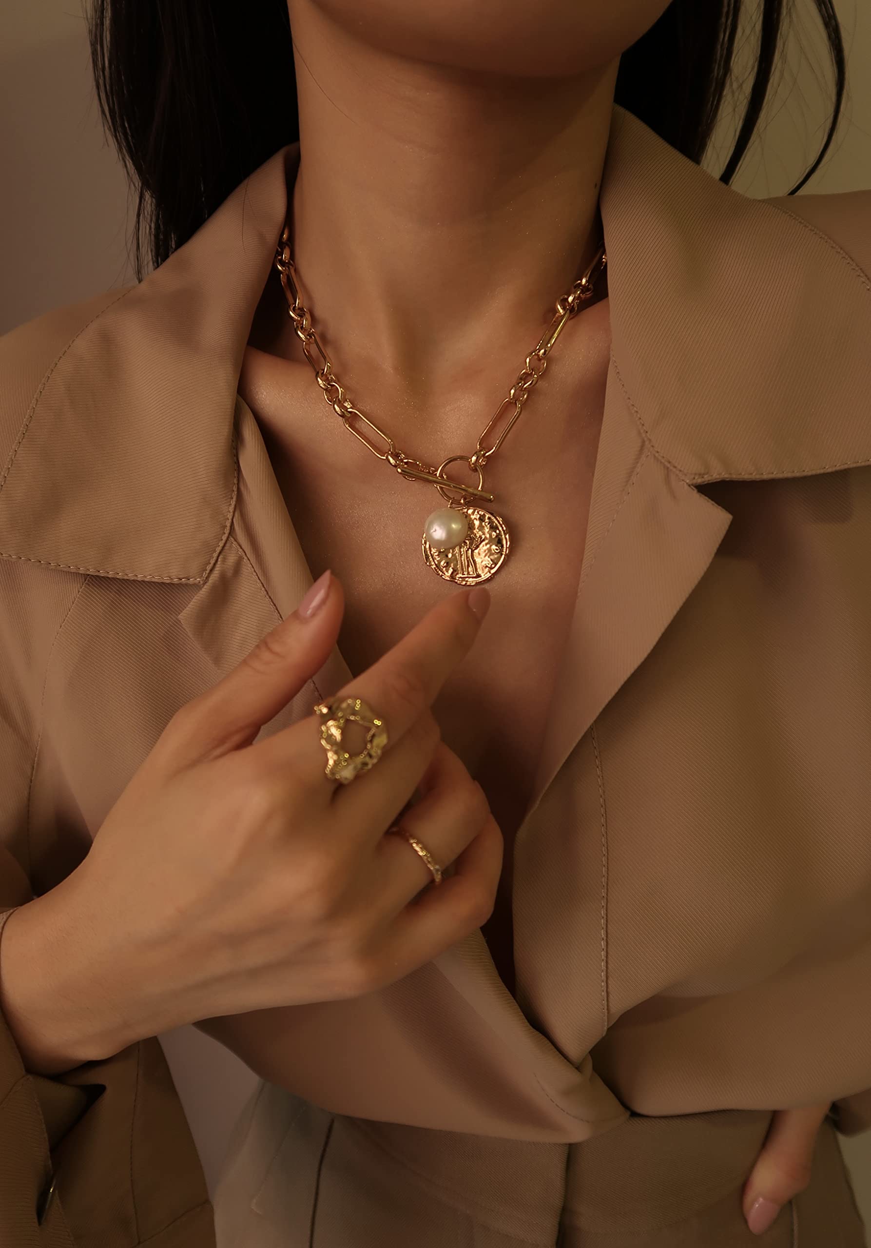 Vintage Stylish Gold Plated Chunky Chain Coin Freshwater Pearl Pendent Toggle Necklace Statement Piece for Women