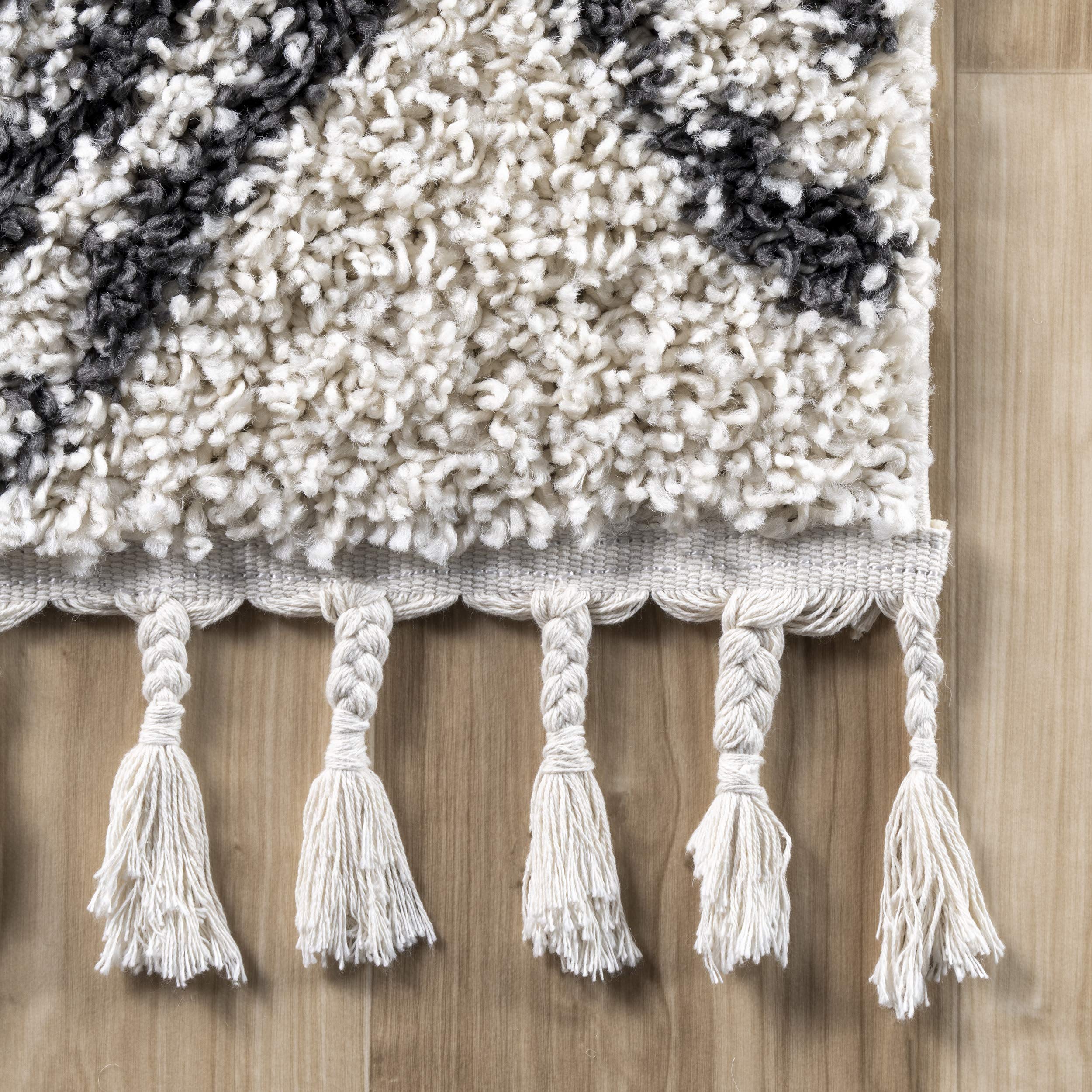 nuLOOM Amanda Moroccan Chevron Tassel Area Rug, 8x10, Off-white
