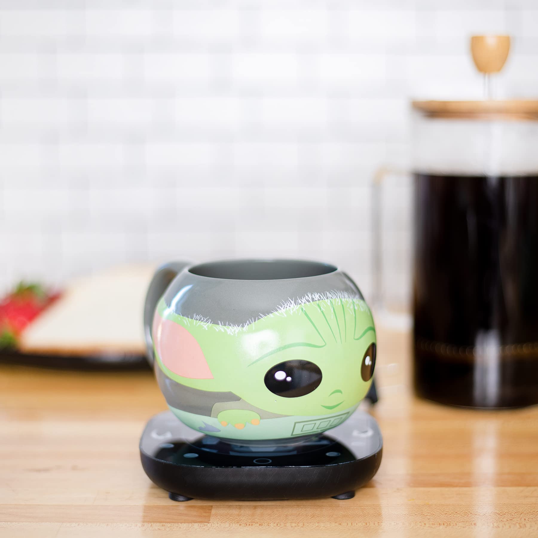 Uncanny Brands Star Wars Mug Warmer with Baby Yoda Molded Mug β Keeps Your Favorite Beverage Warm - Auto Shut On/Off
