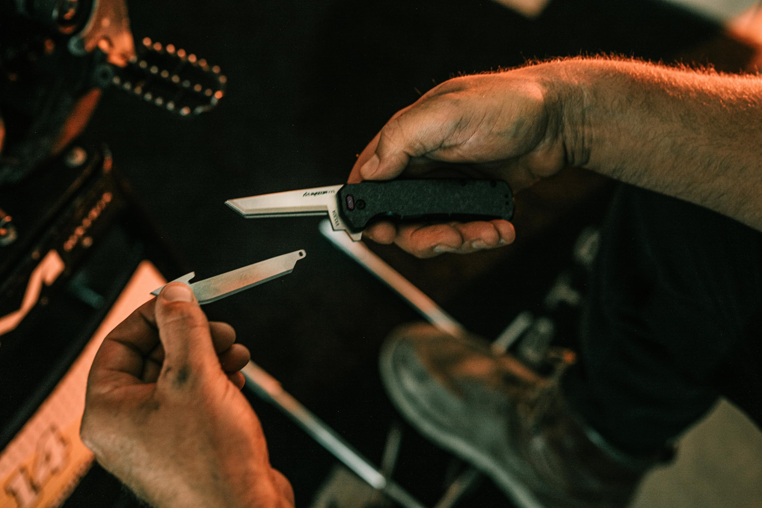 OUTDOOR EDGE RAZOR VX5 | Replaceable Blade EDC Flipper Folding Pocket Knife | 3" Blade, Ceramic Ball Bearings, Carbon Fiber Handle, Reversible Pocket Clip | Outdoor, Camping, Survival, Utility