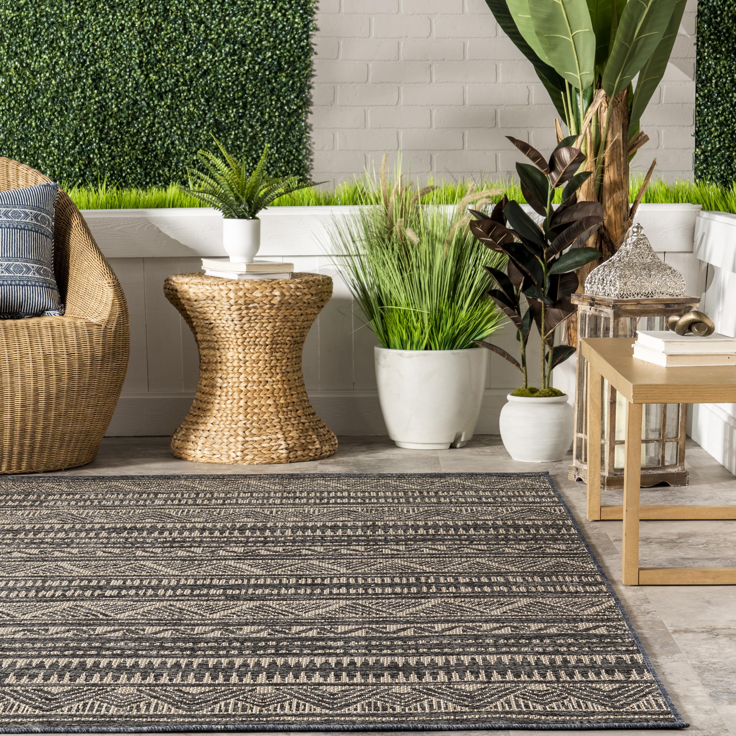 nuLOOM Maia Striped Tribal Indoor/Outdoor Area Rug, 8x10, Grey
