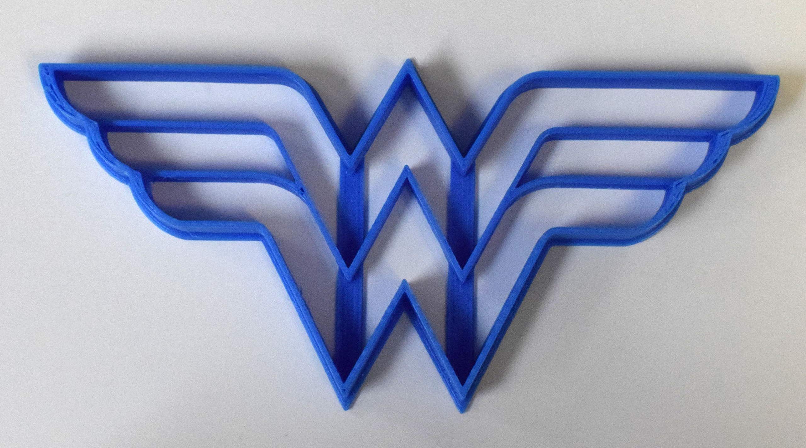 WOMAN SUPERHERO W DETAILED COOKIE CUTTER BAKING TOOL USA PR511