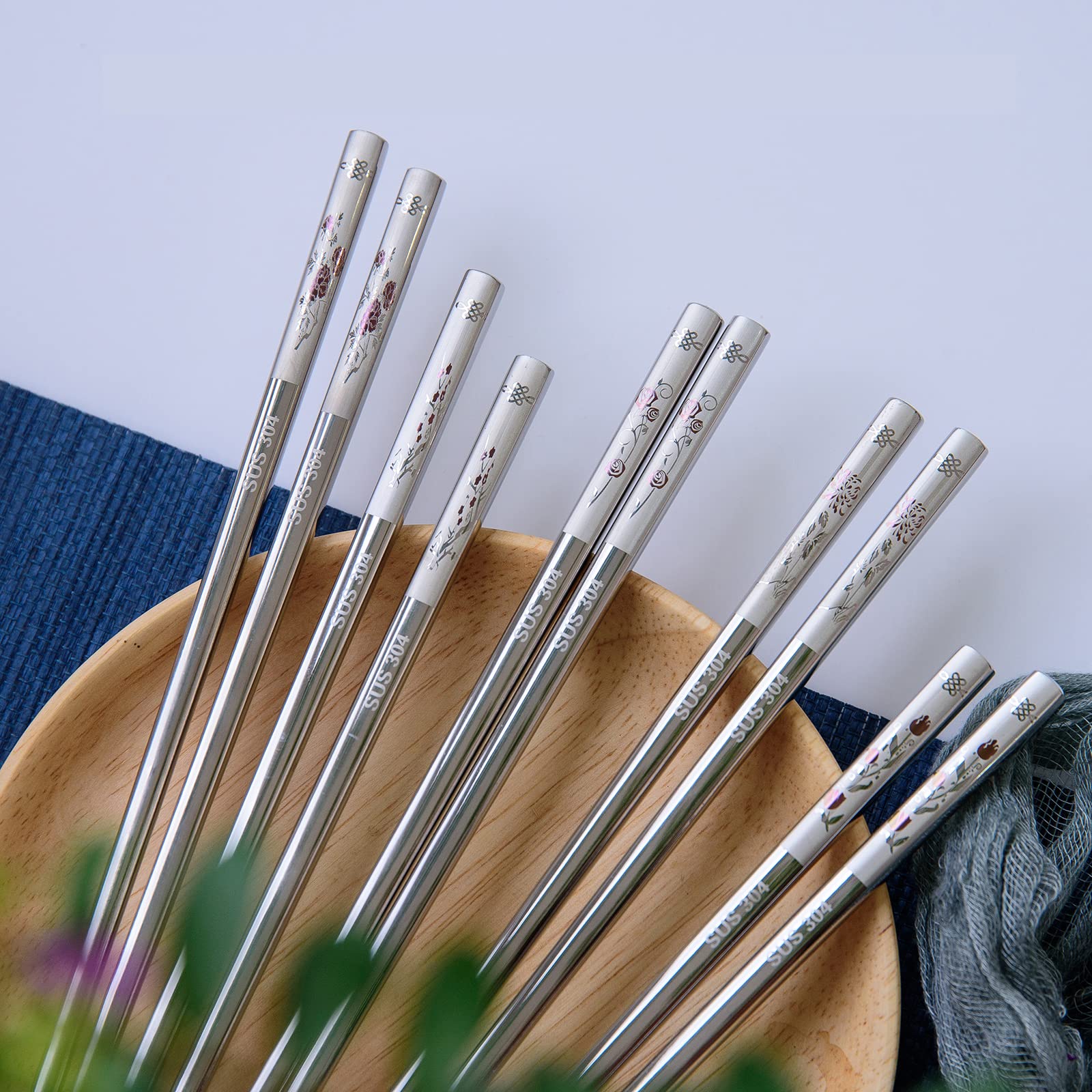 YAPULLYA Reusable Chopstick and Spoon Set, Korean Long Handle Stainless Steel Spoon and Chopsticks Set, Dishwasher Safe Metal Chop sticks, Set of 3. (Multi-patterned)