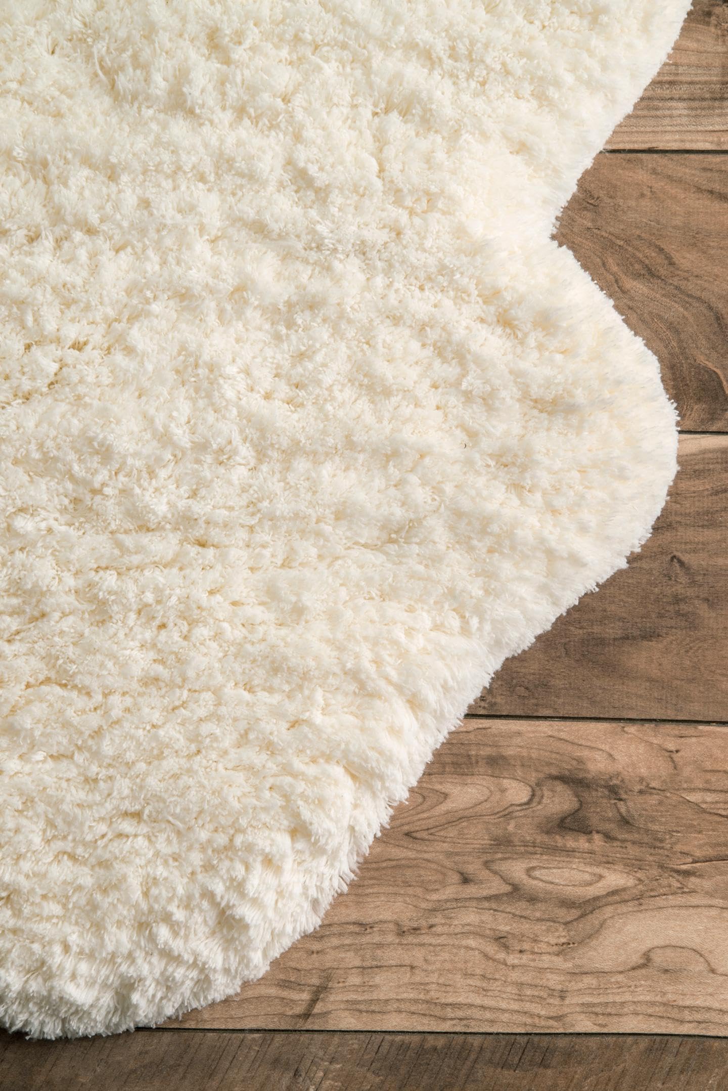 nuLOOM Sheepskin Sexto Pelt Shag Area Rug, 4' 9" x 6', Natural