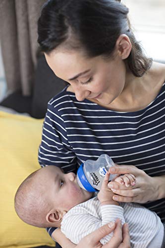 Tommee Tippee Closer to Nature Newborn Baby Bottle Starter Set | Breast-Like Nipple, Anti-Colic Valve - Blue, Boy