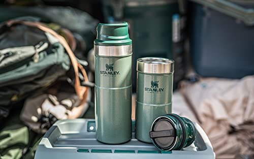 STANLEY Trigger Action Travel Mug 0.47L Hammertone Green β Keeps Hot for 7 Hours - BPA-free Stainless Steel Thermos Travel Mug for Hot Drinks - Leakproof Reusable Coffee Cups